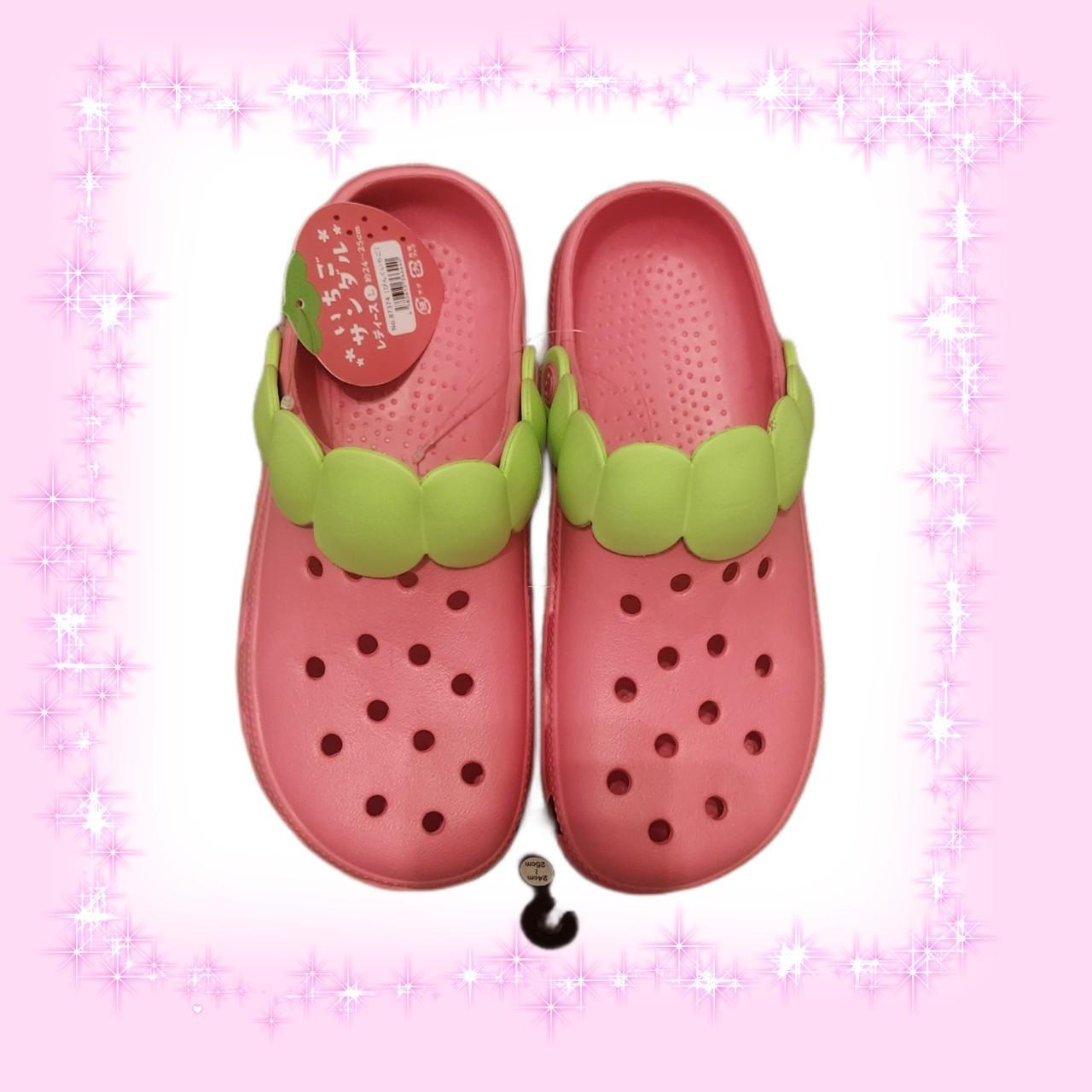 1 left in stock! - Size 24-25cm (US 7 1/2-8 womens... - Depop