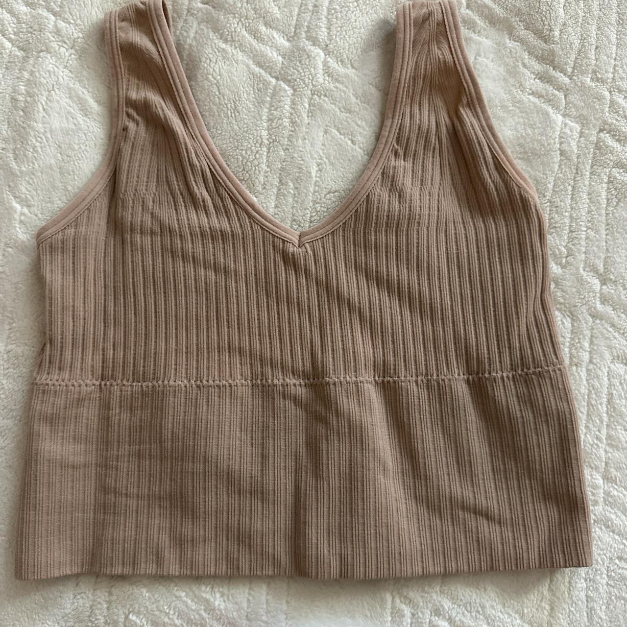beige crop top - Depop