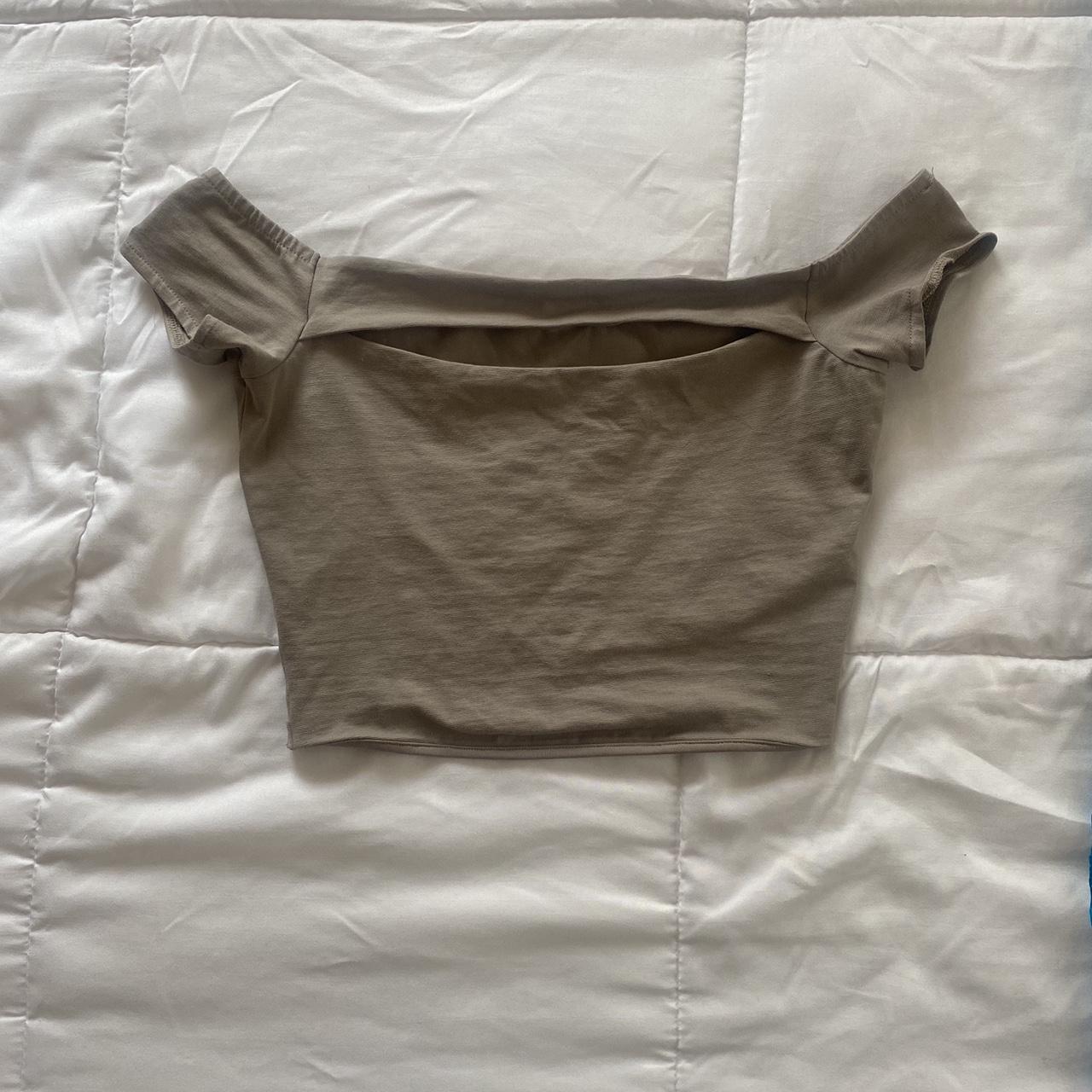 super cute grey open front cropped grey top in... - Depop