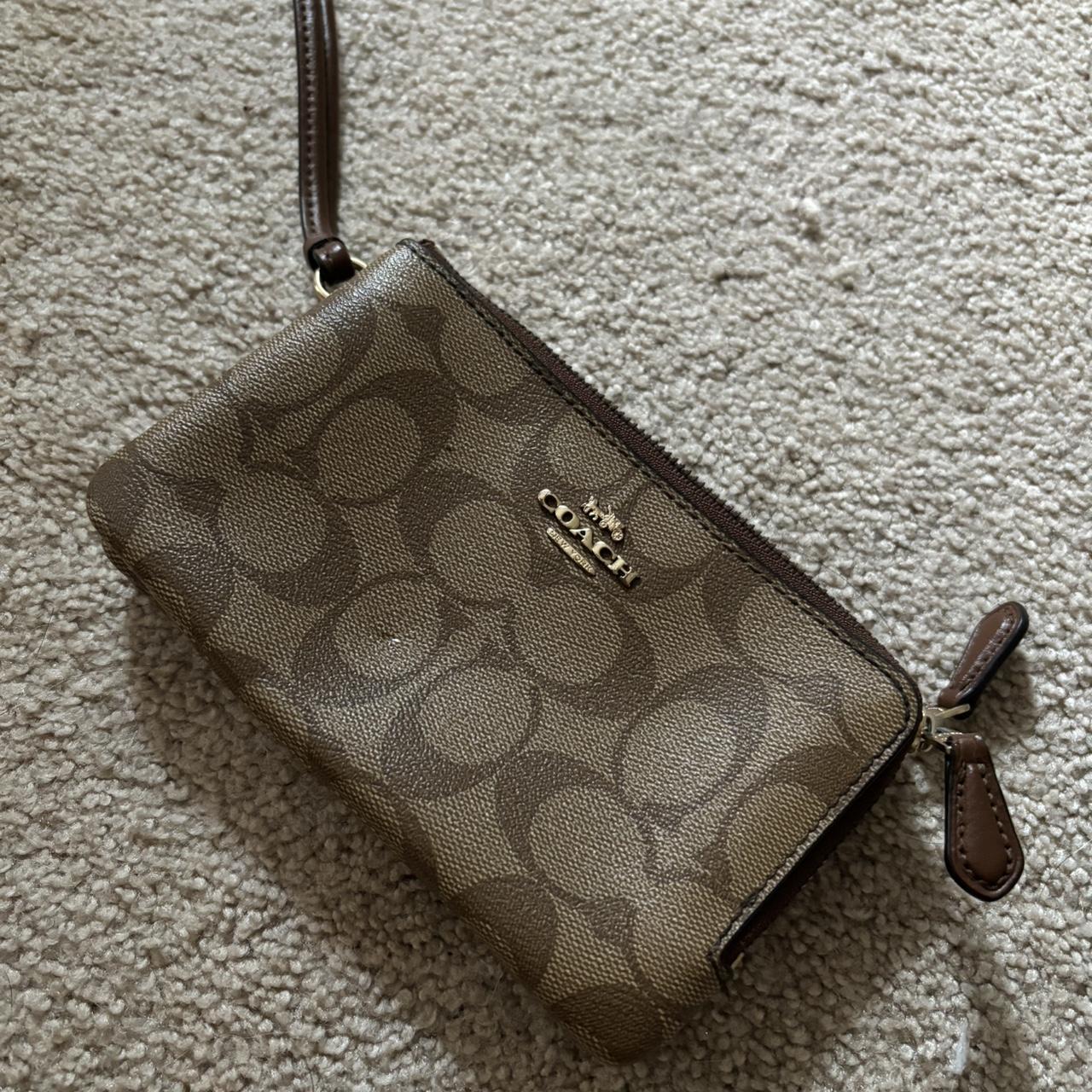 tan coach wallet - Depop