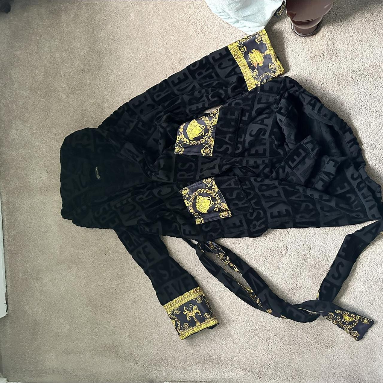 Versace Robe - Depop
