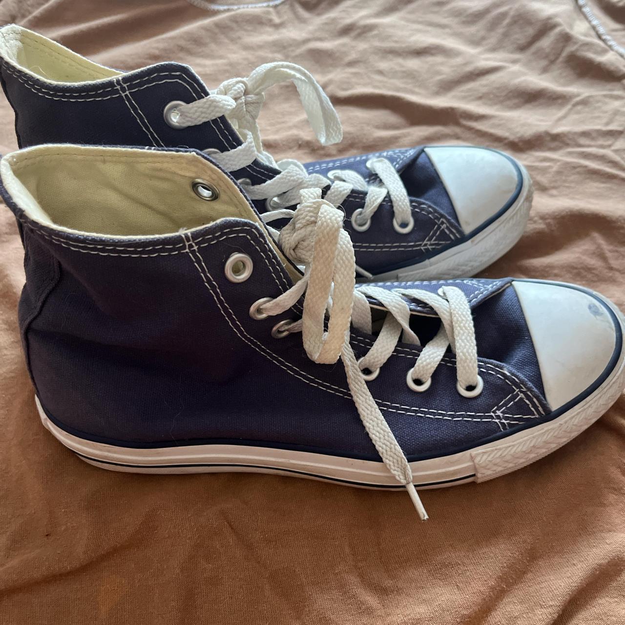 Dark blue converse only wore once super cute color - Depop