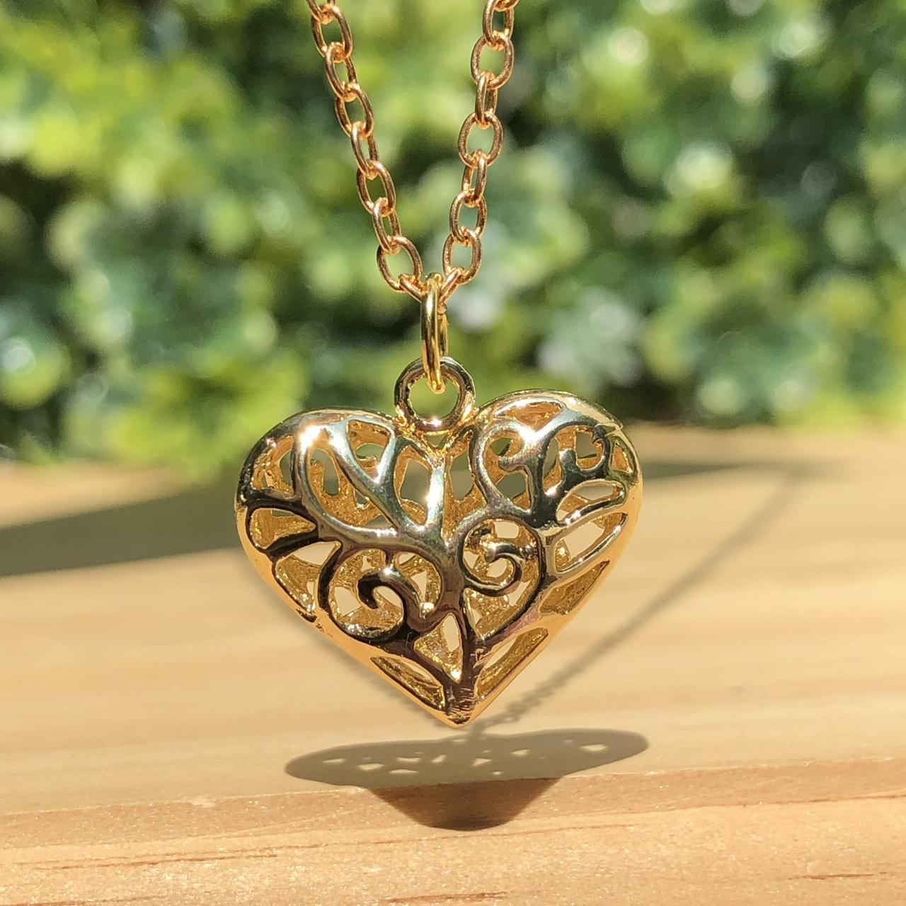 Gold Heart Filigree Necklace 💛 Gold filigree design... - Depop