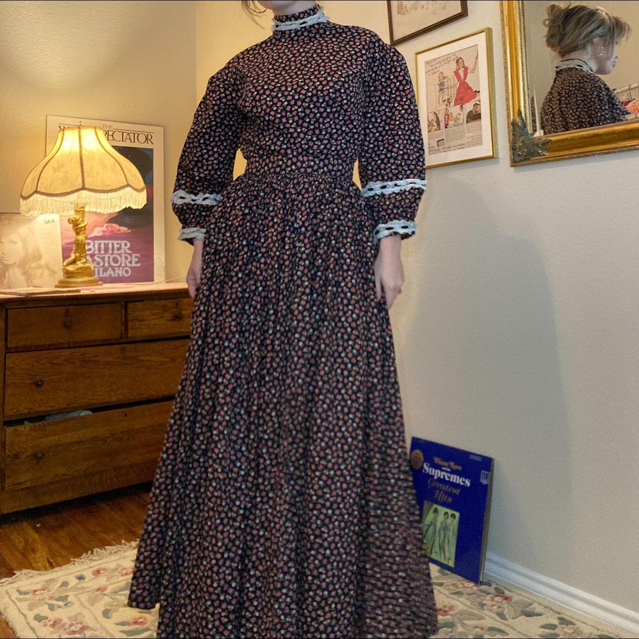 Vintage Gunne sax style dress This gorgeous... - Depop