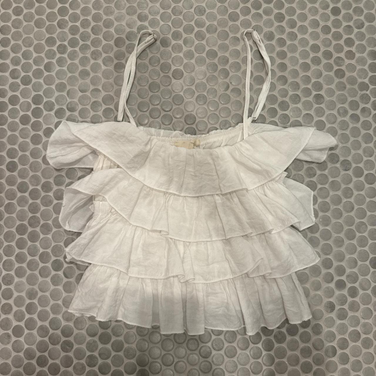 Cute ruffle tank! | Depop