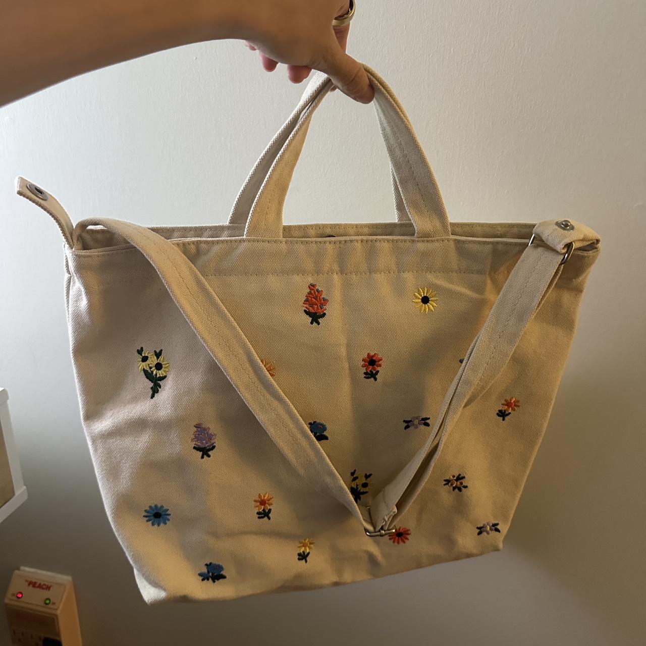 BAGGU - Horizontal Zip Duck Bag Like new! Barely... - Depop