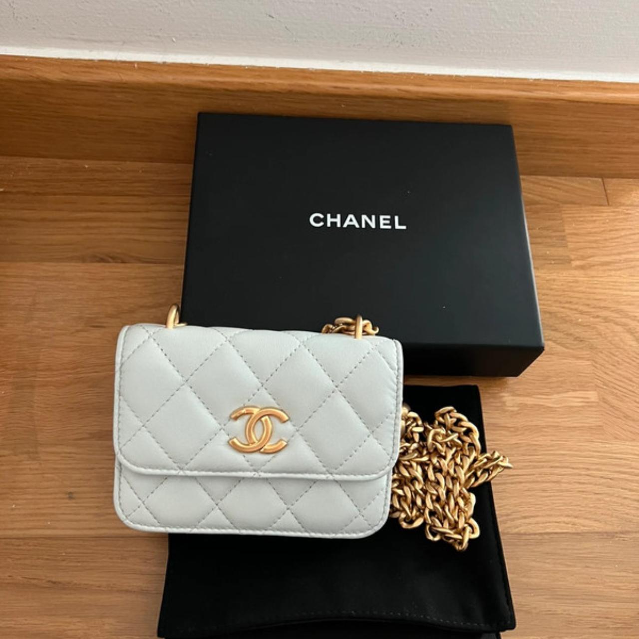 Chanel Bolso Chantel Bolso mini, azul claro color... - Depop