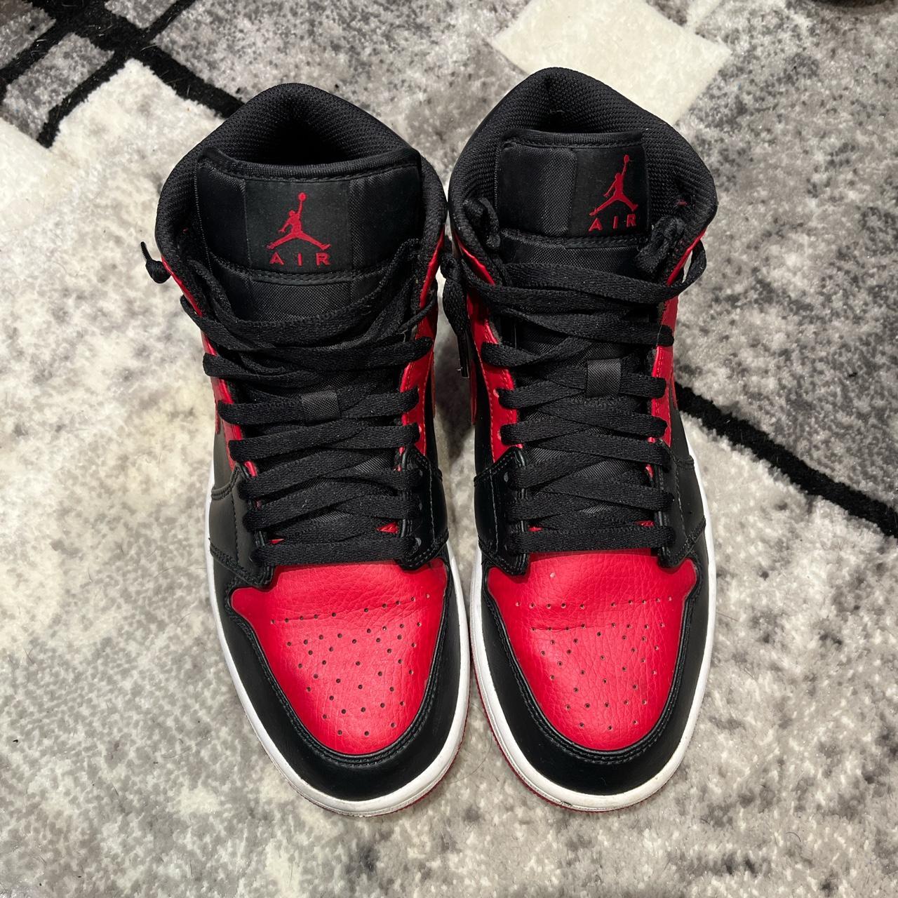 Nike Men's Black and Red Trainers | Depop