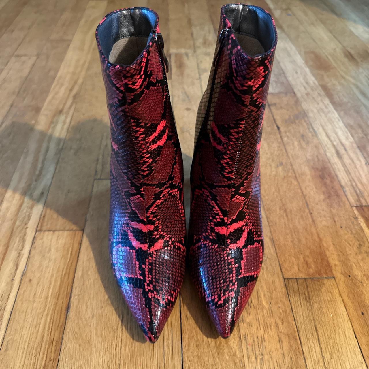 Woman’s size 9 faux snake skin boots never worn - Depop