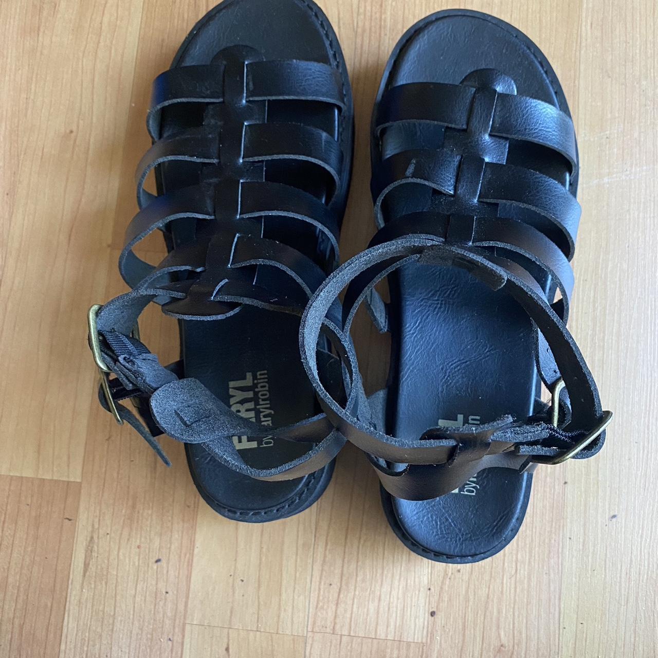 Fargo Robin black platform sandals Size: 9 - Depop