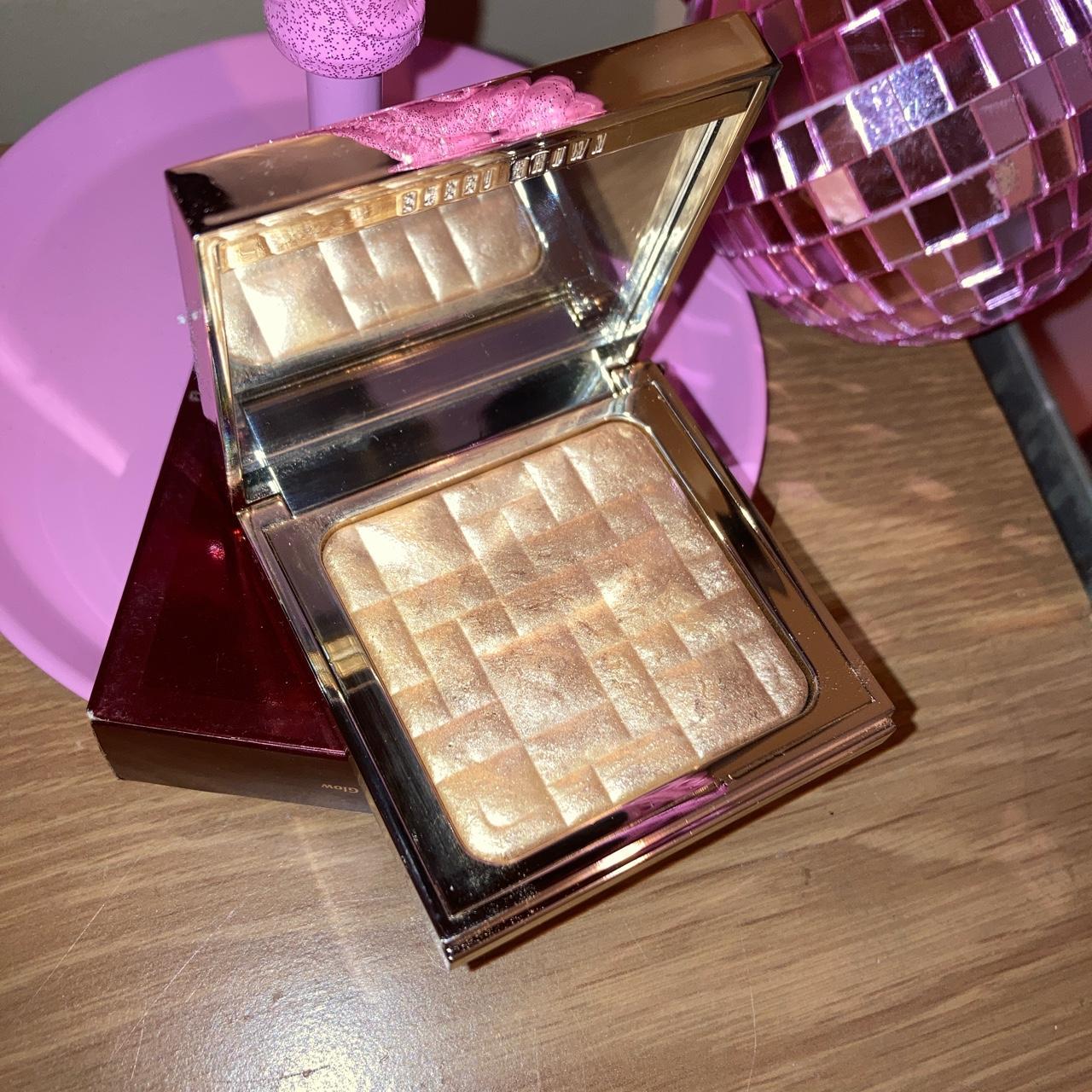 BOBBI BROWN COMPACT MIRROR HIGHLIGHT POWDER IN THE... - Depop