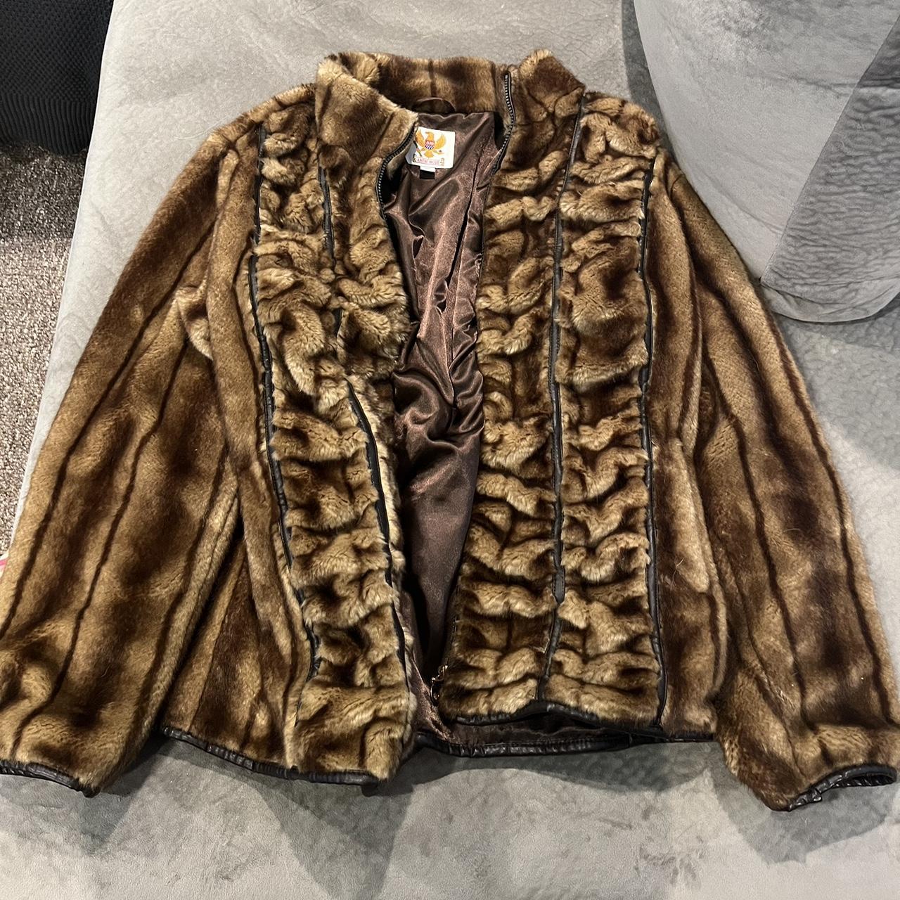 XL ameri mode coat SUPER soft and comfortable! Cute... - Depop