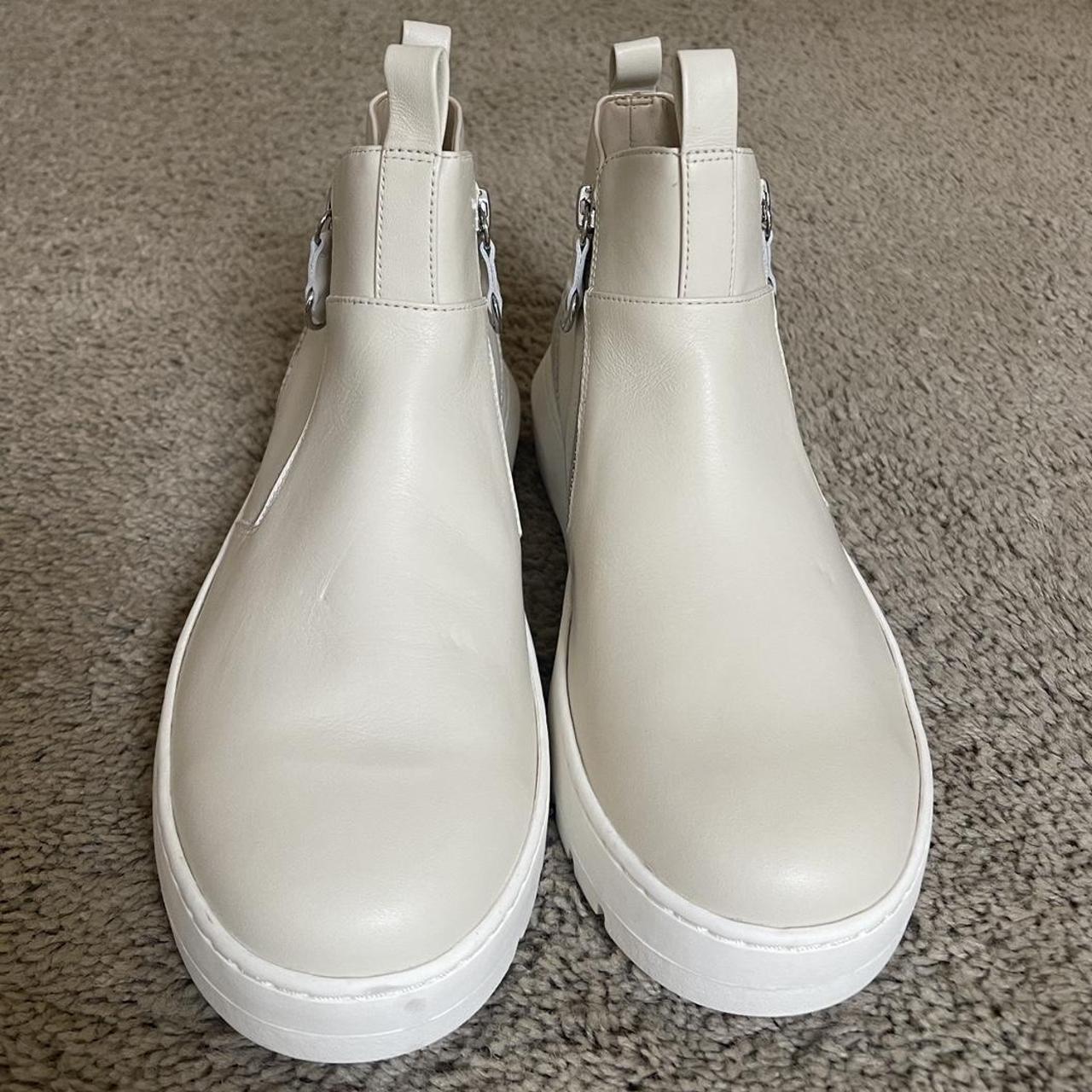 Vionic Women's Cream and White Trainers | Depop