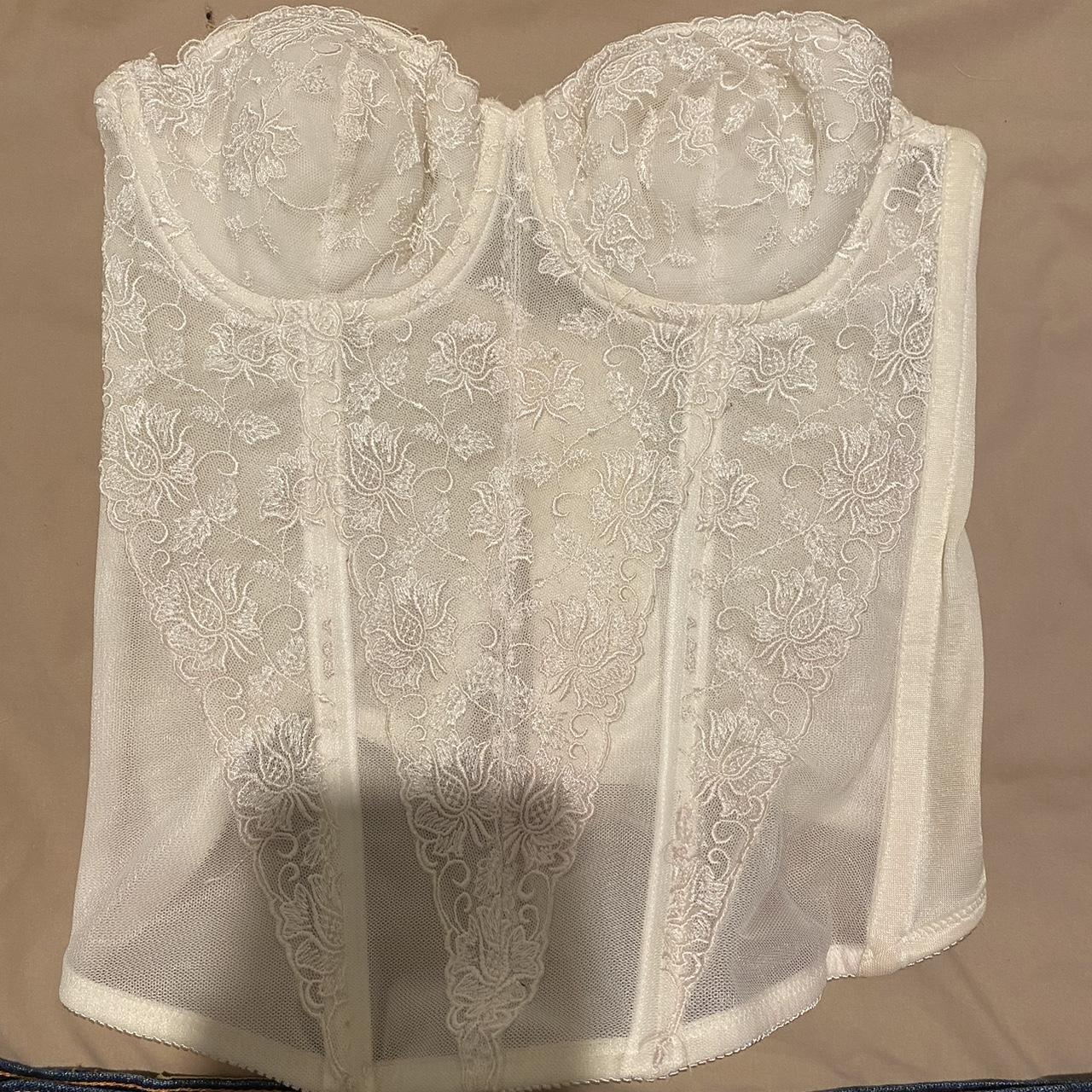 Vintage lace corset Labeled b70 - Depop