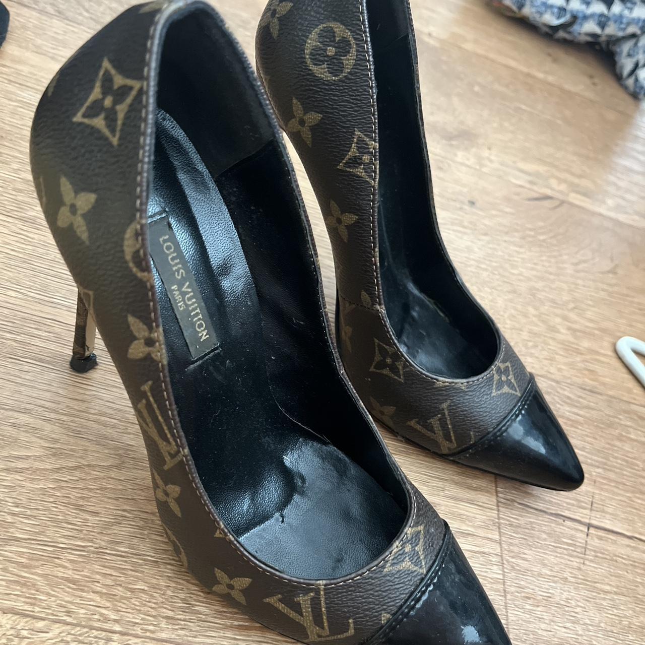 Lv Louis Vuitton heels - Depop