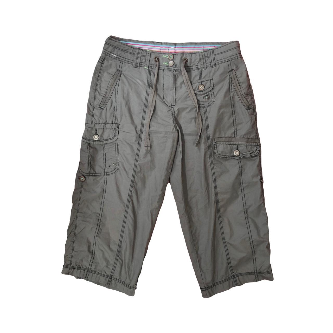 Y2k jorts Capri length Khaki colour Size 10 (shown... - Depop