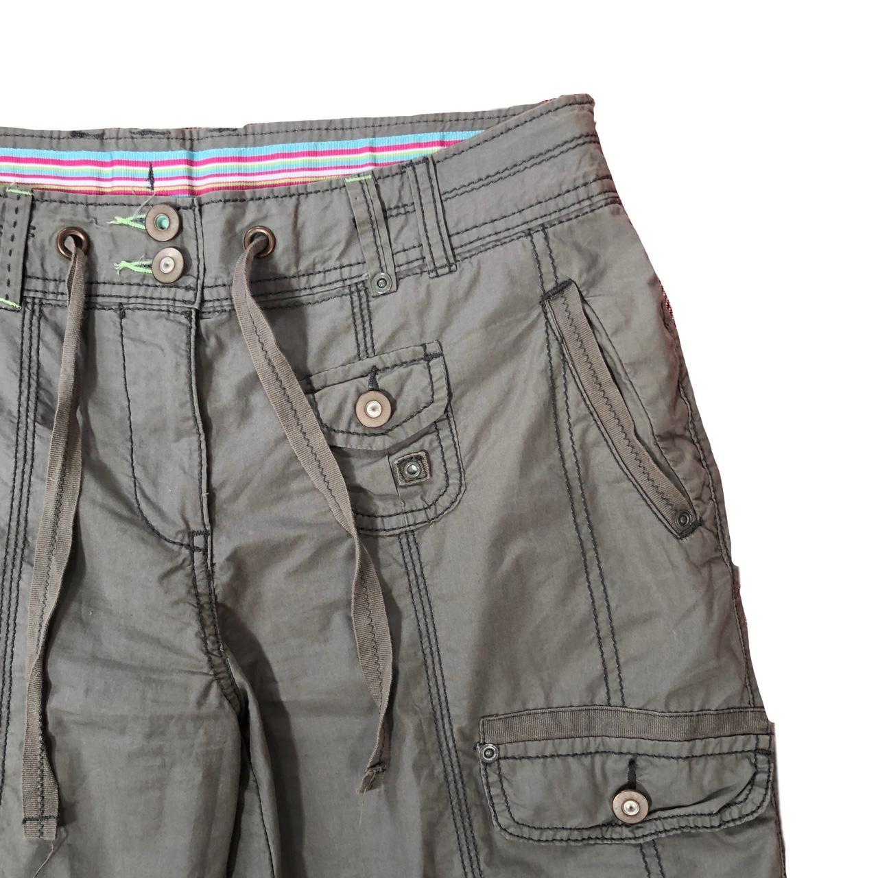 Y2k jorts Capri length Khaki colour Size 10 (shown... - Depop