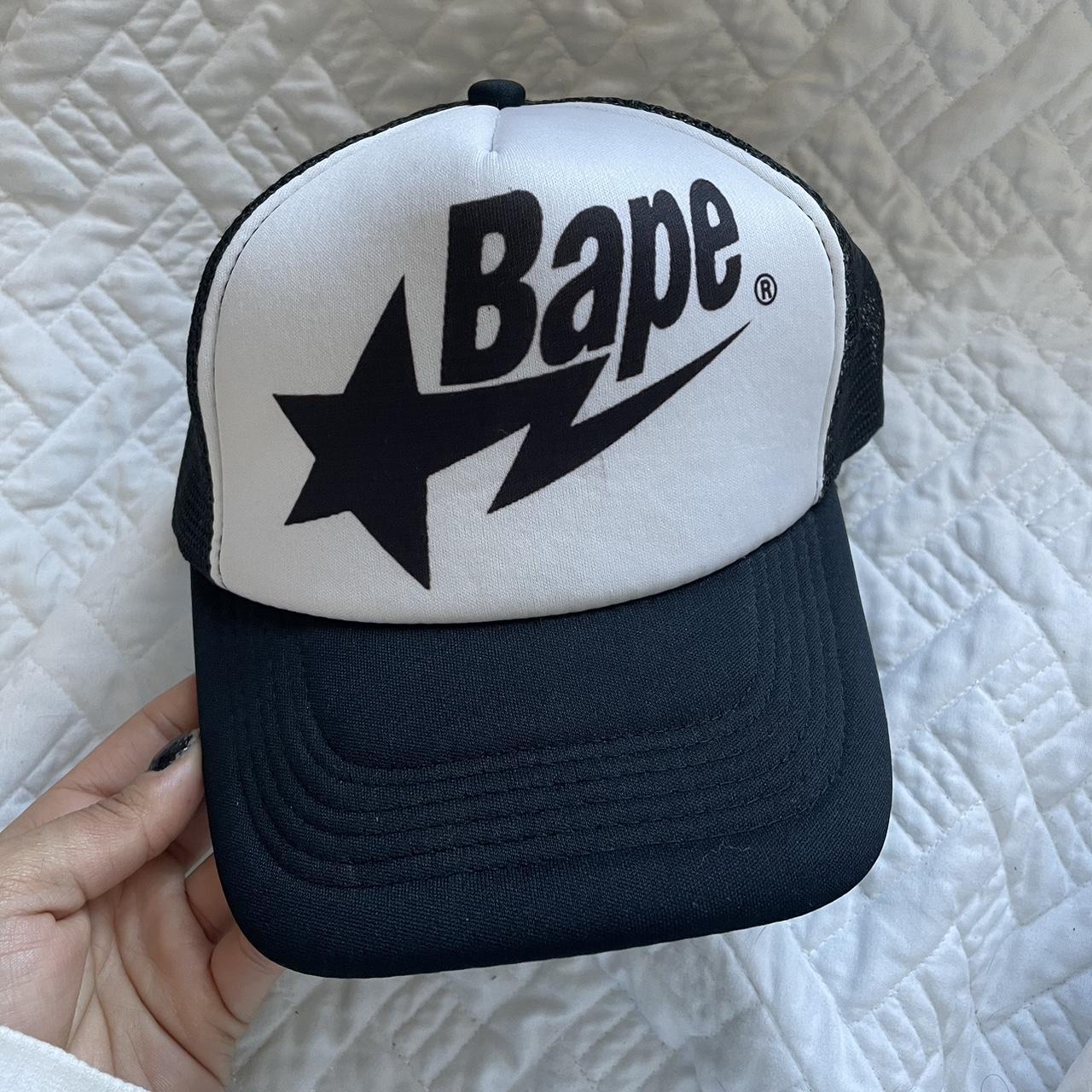 bape hat only worn once - Depop