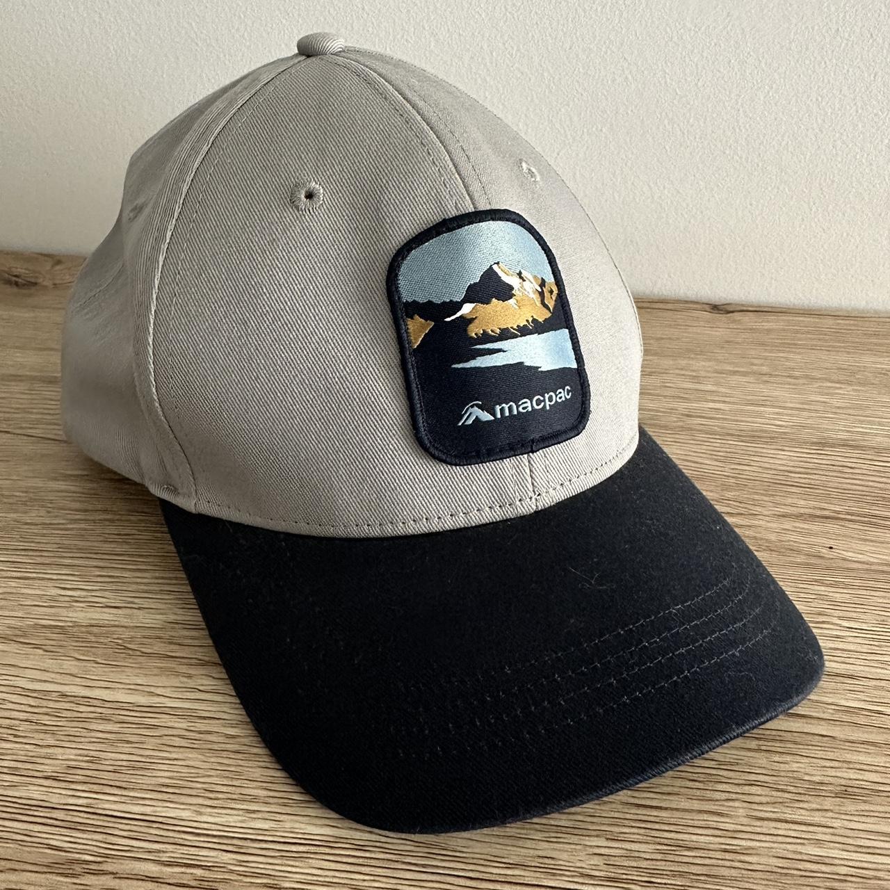 Macpac hat Great condition only worn once Size... - Depop