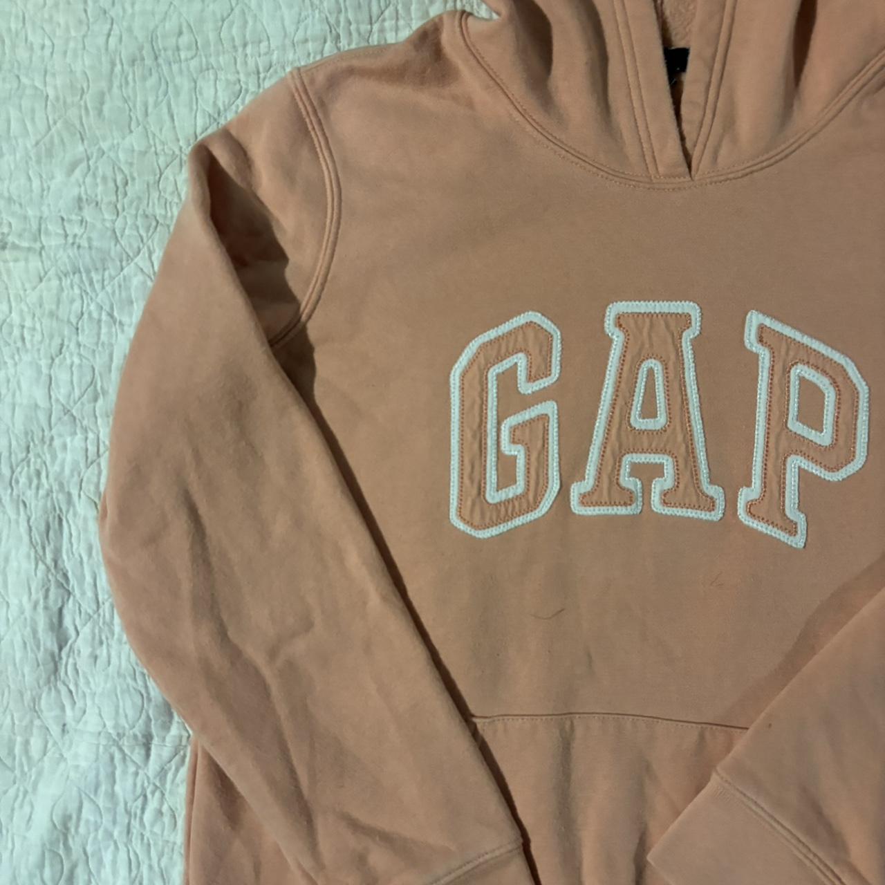 Peachy orange and white Gap hoodie #kidcore - Depop