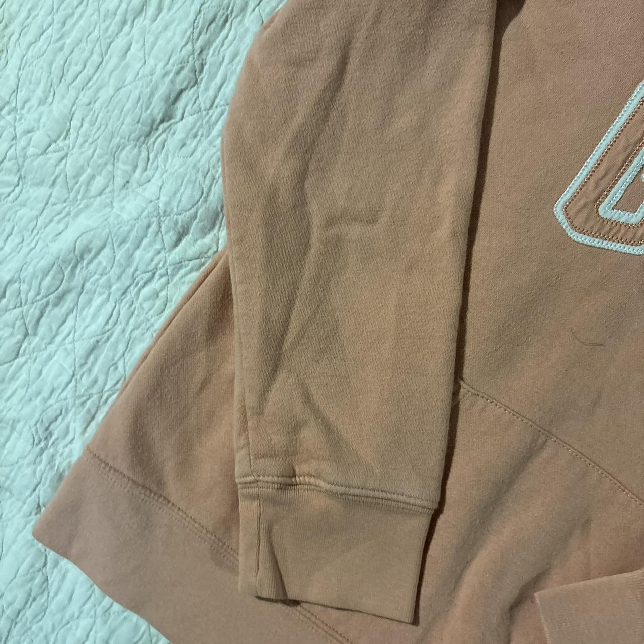 Peachy orange and white Gap hoodie #kidcore - Depop
