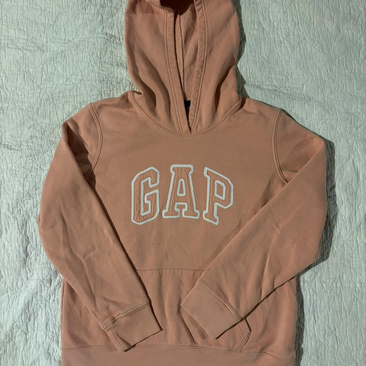 Peachy orange and white Gap hoodie #kidcore - Depop