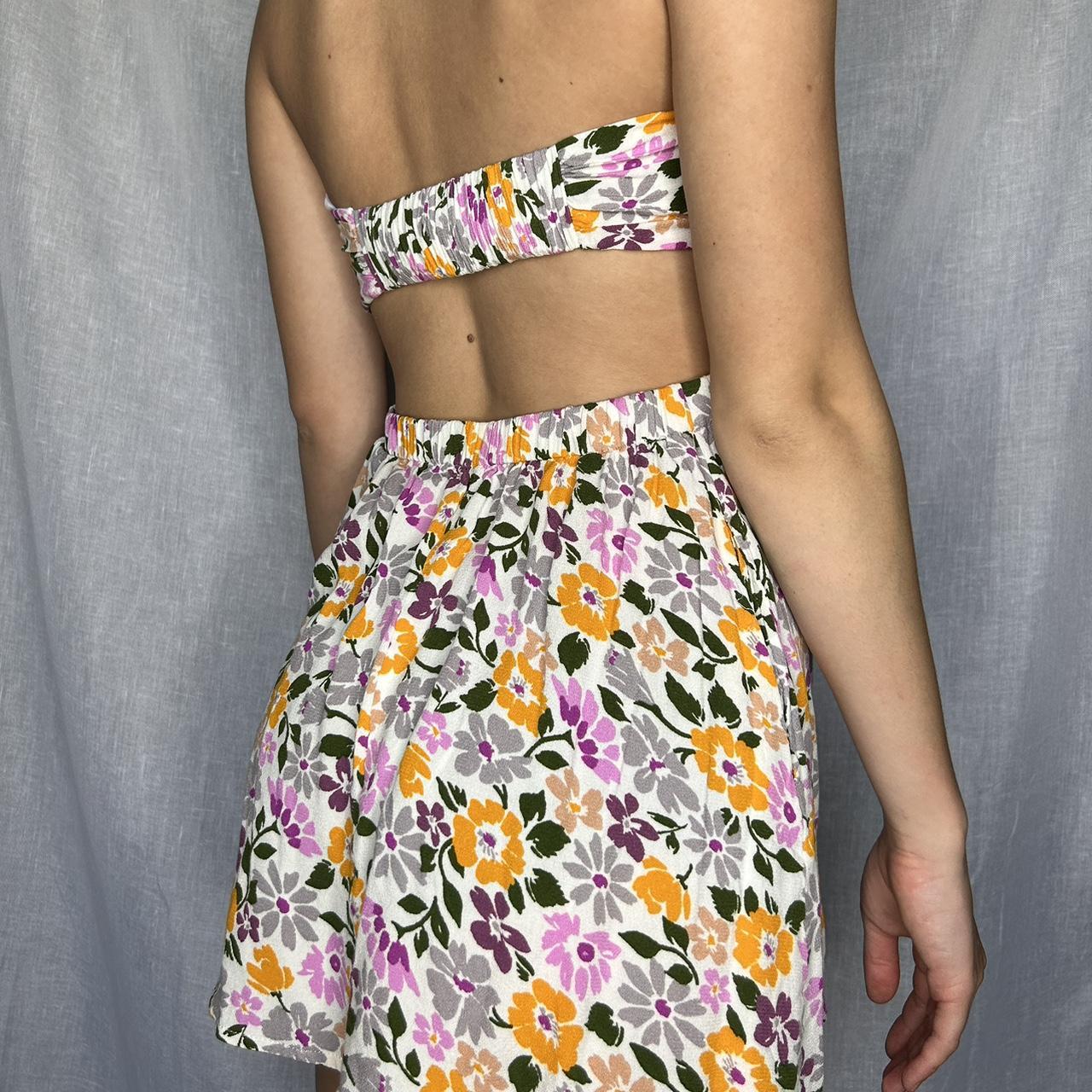 gorgeous summer dress flowers open back summery... - Depop