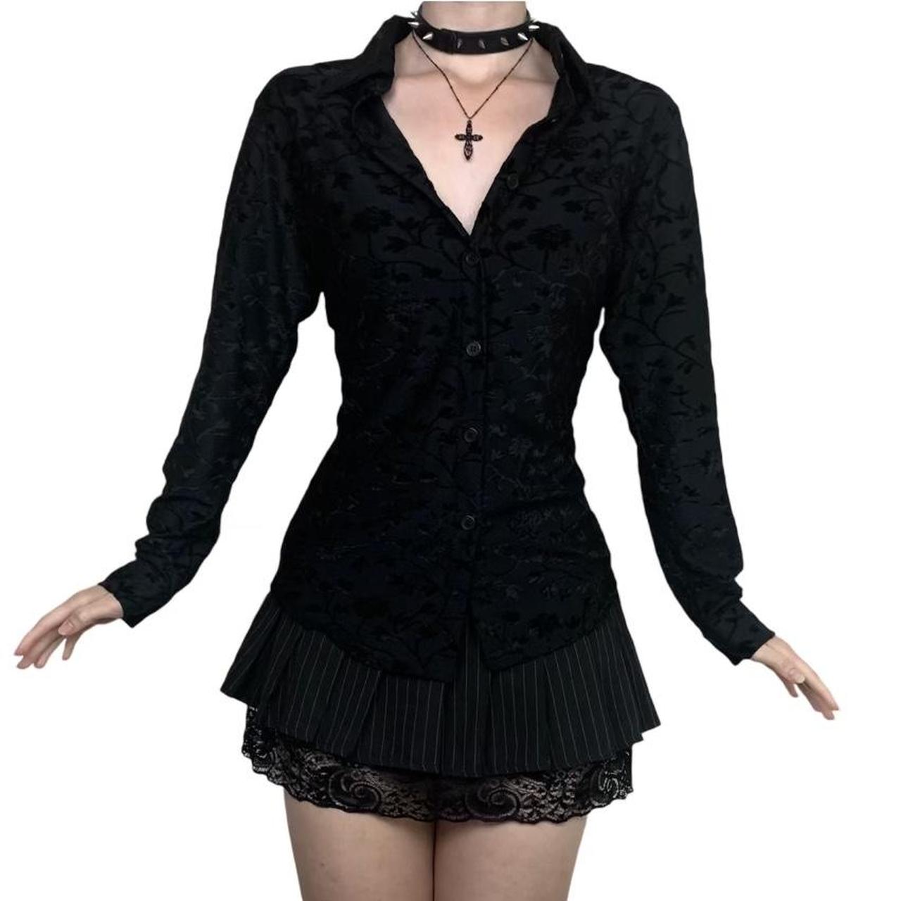 🌙 The Anastasia Top🌙 NWT y2k esque v neck w/ vamp... - Depop