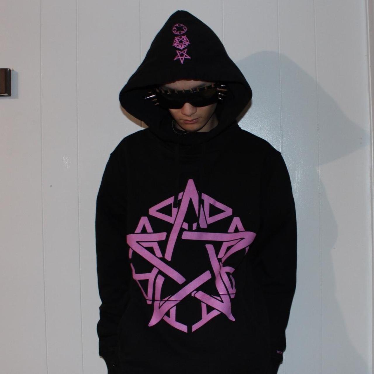1017-Alyx-9sm x Destroy Lonely No Stylist Tour | Depop 1017-Alyx-9sm x Destroy Lonely No Stylist Tour | Depop