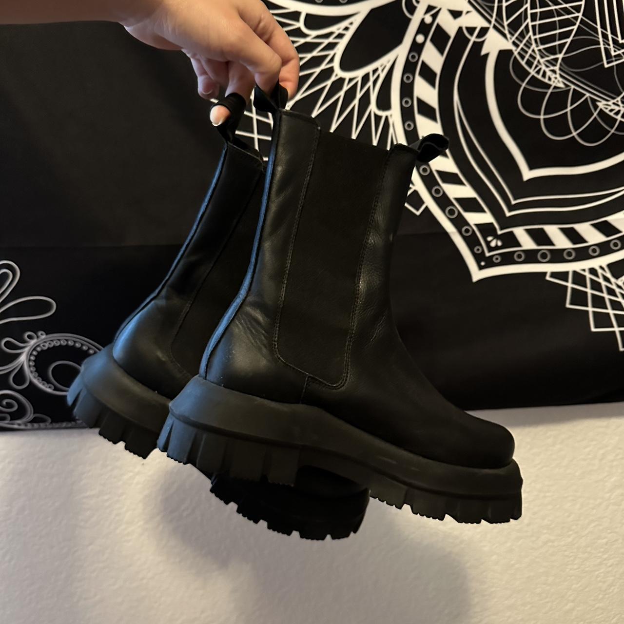 ASOS premium leather chelsea boot - repop because... - Depop