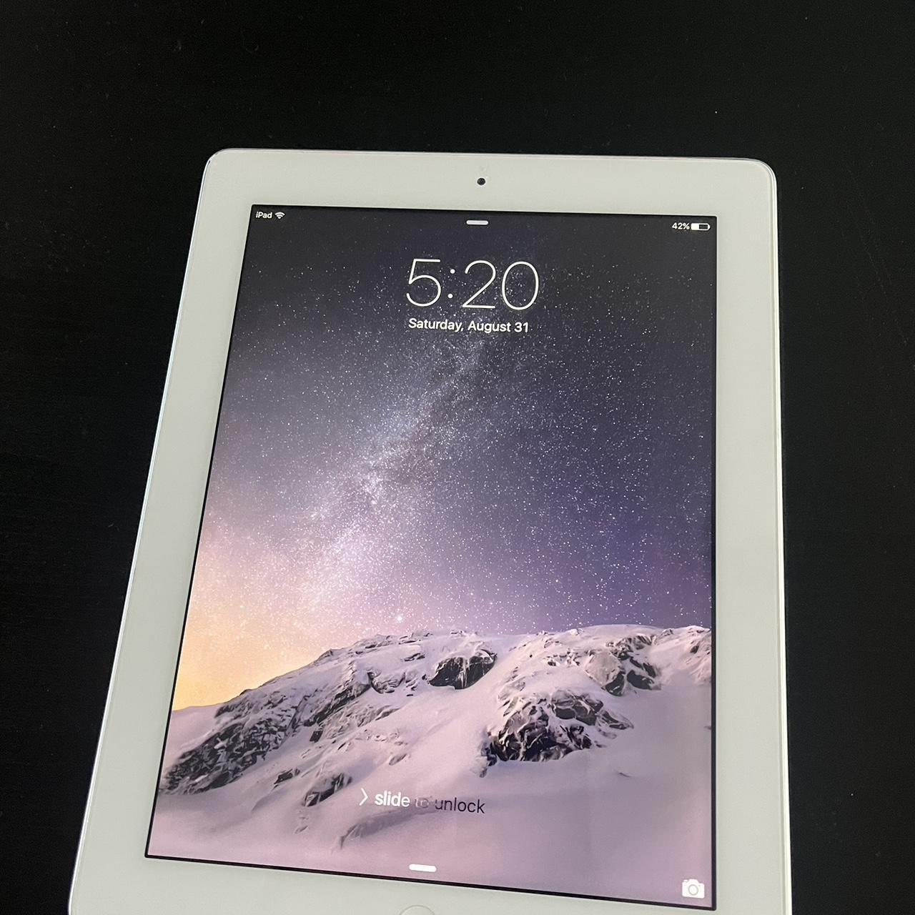 iPad 3rd generation White 16 GB. Apple iPad 3rd Gen.... - Depop