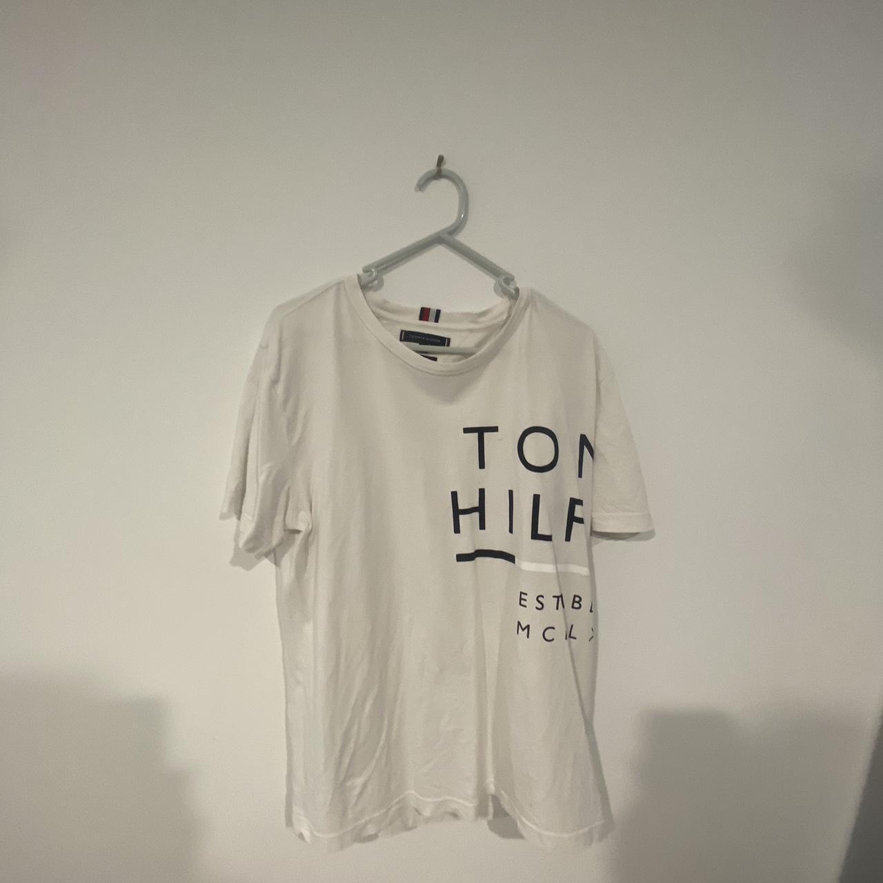Tommy Hilfiger Tshirt - Extra Large - Depop