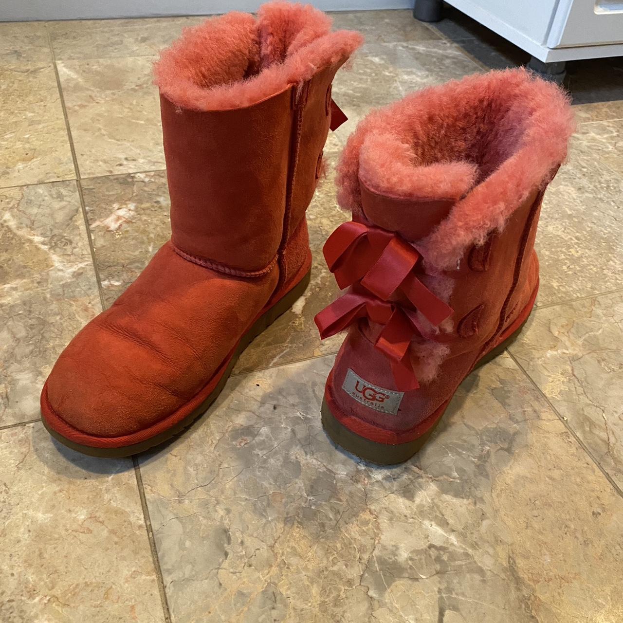 coral bowtied back UGGs size 6 - Depop