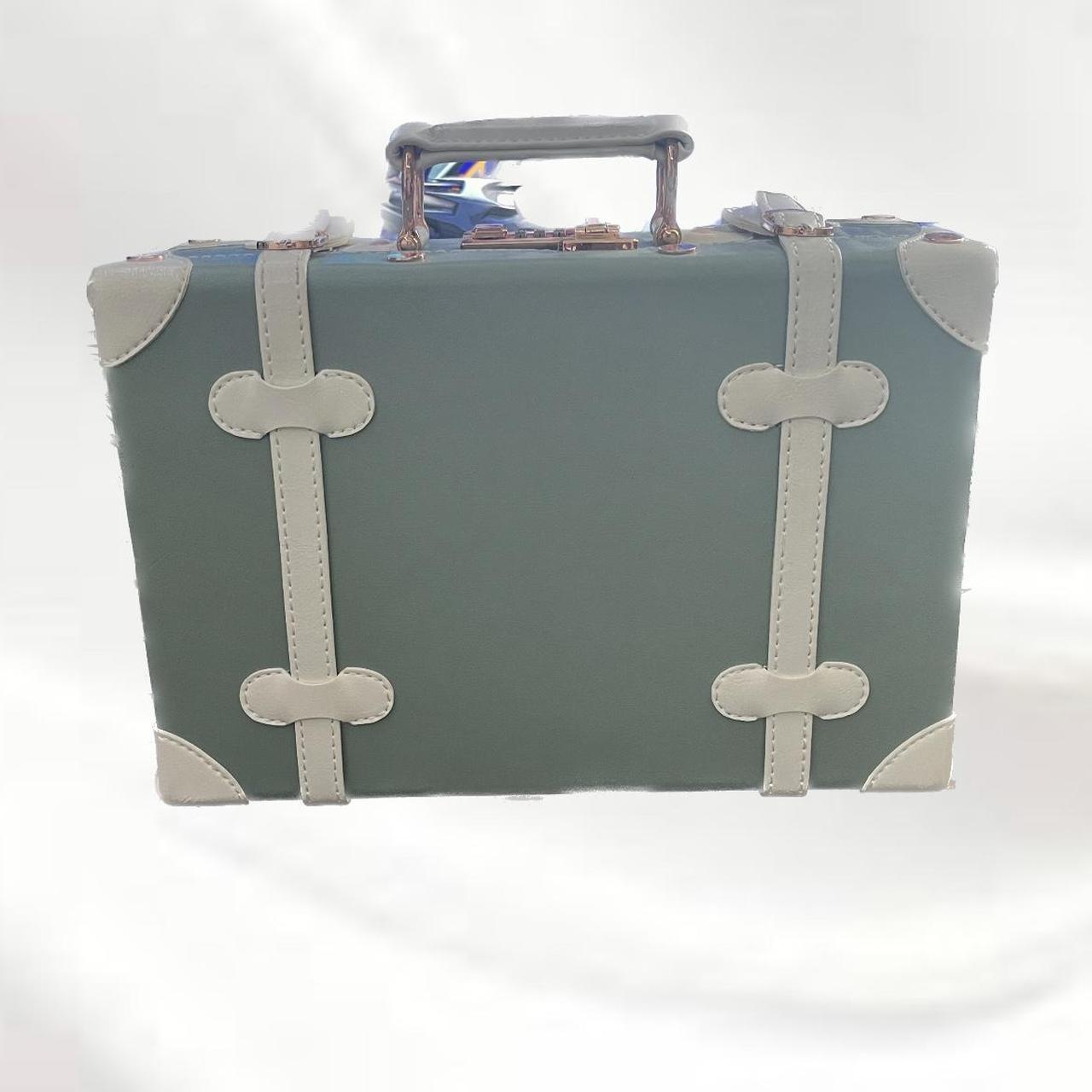 vintage train case handbag size: 12” •notes• •was... - Depop