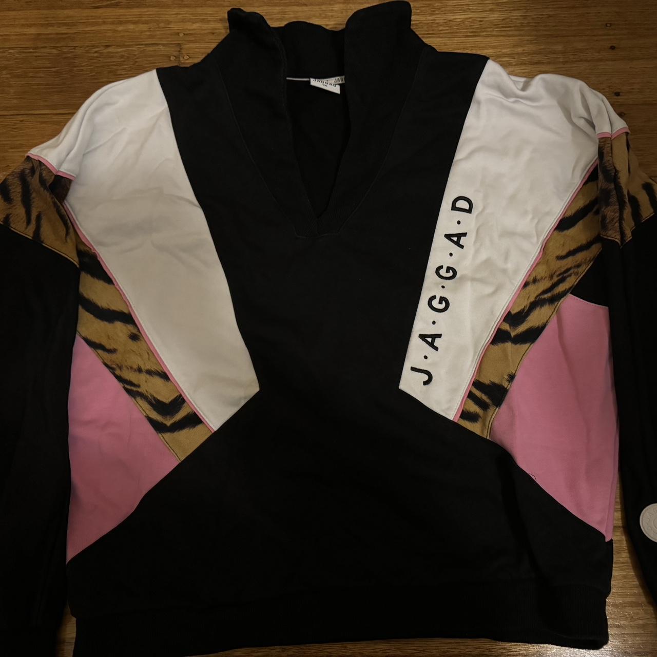 Jaggad batwing look jumper Size XS - Depop