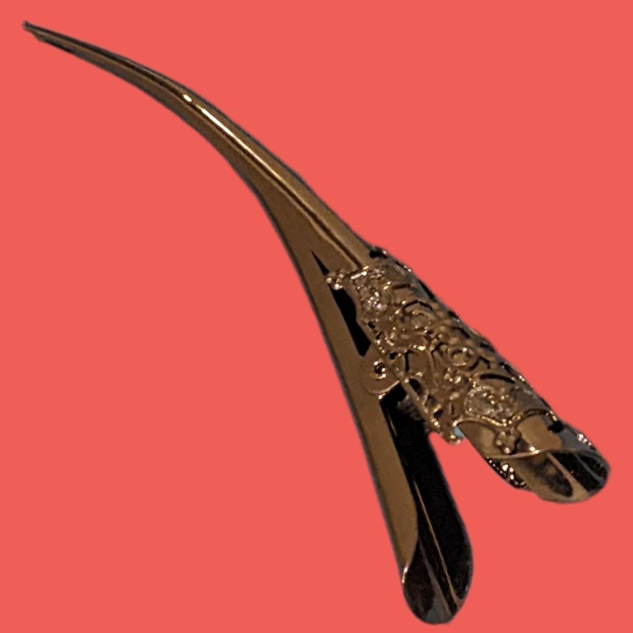 PINCH HAIR CLIP 🪜🪜 🦕SIZE : Medium 🎋CONDITION : Like... - Depop