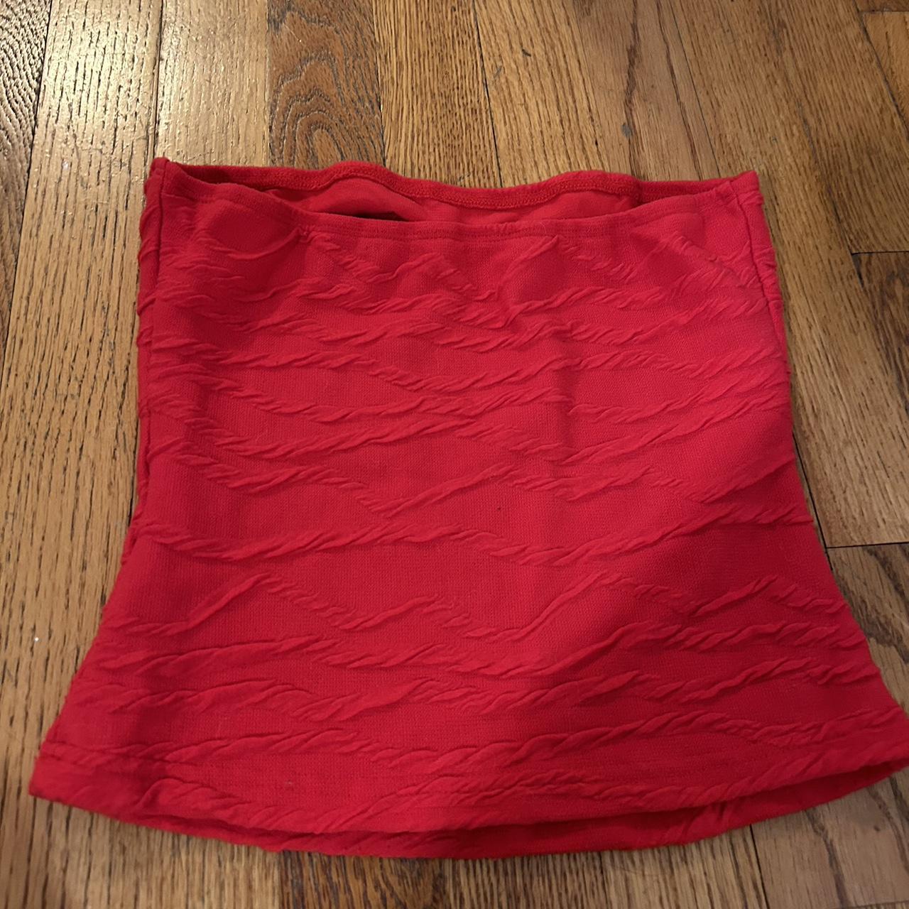 cutest red tube top! sooo flattering - Depop