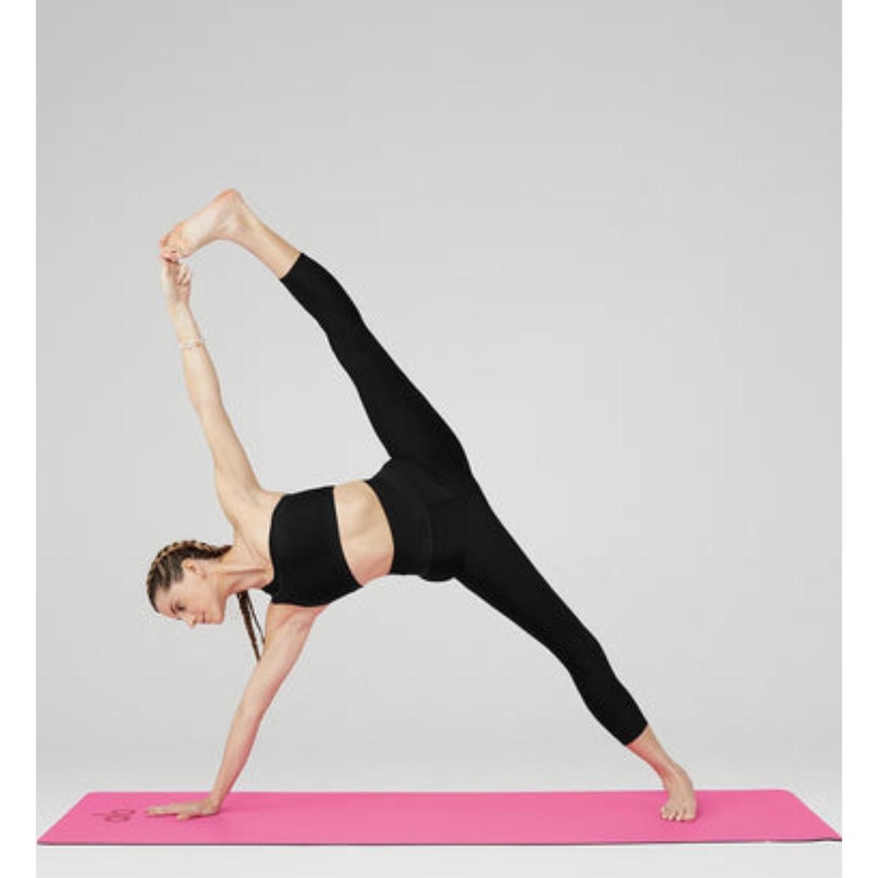 Alo Warrior Mat - SHIPS FREE! Hot pink color & new... - Depop