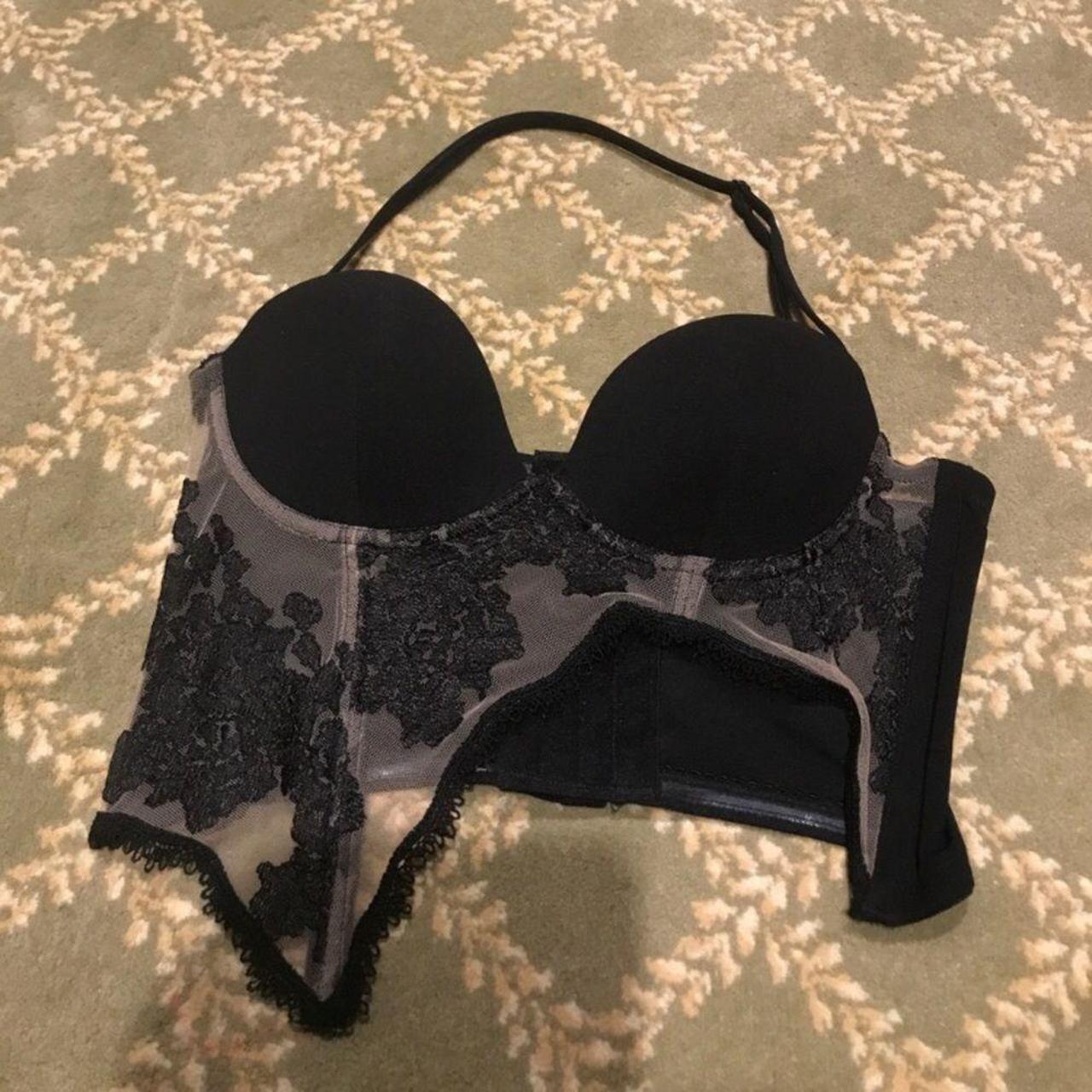Beautiful lace bra by Intimo Parah. Italian... - Depop