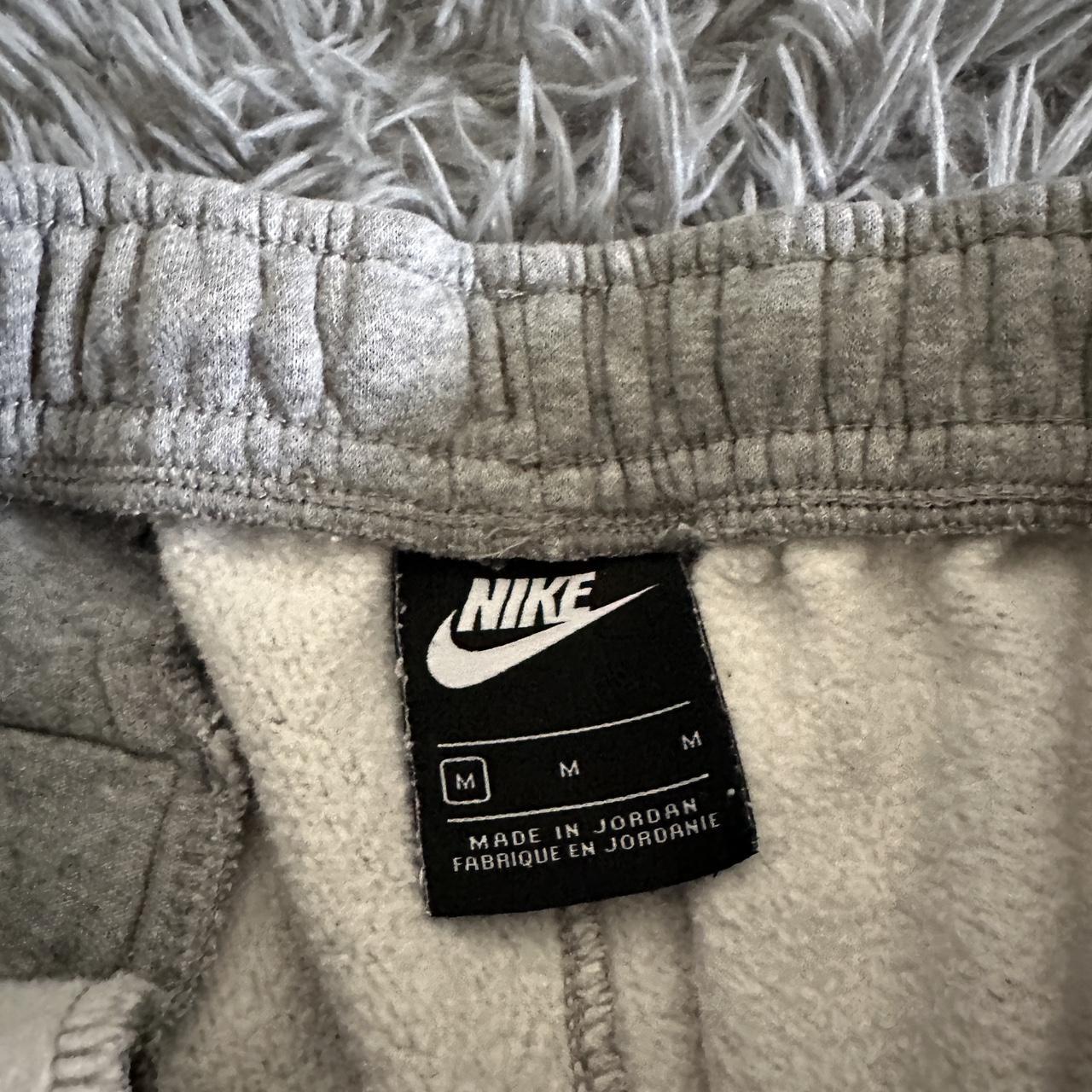 Grey Nike women’s sweatpants size medium - Depop