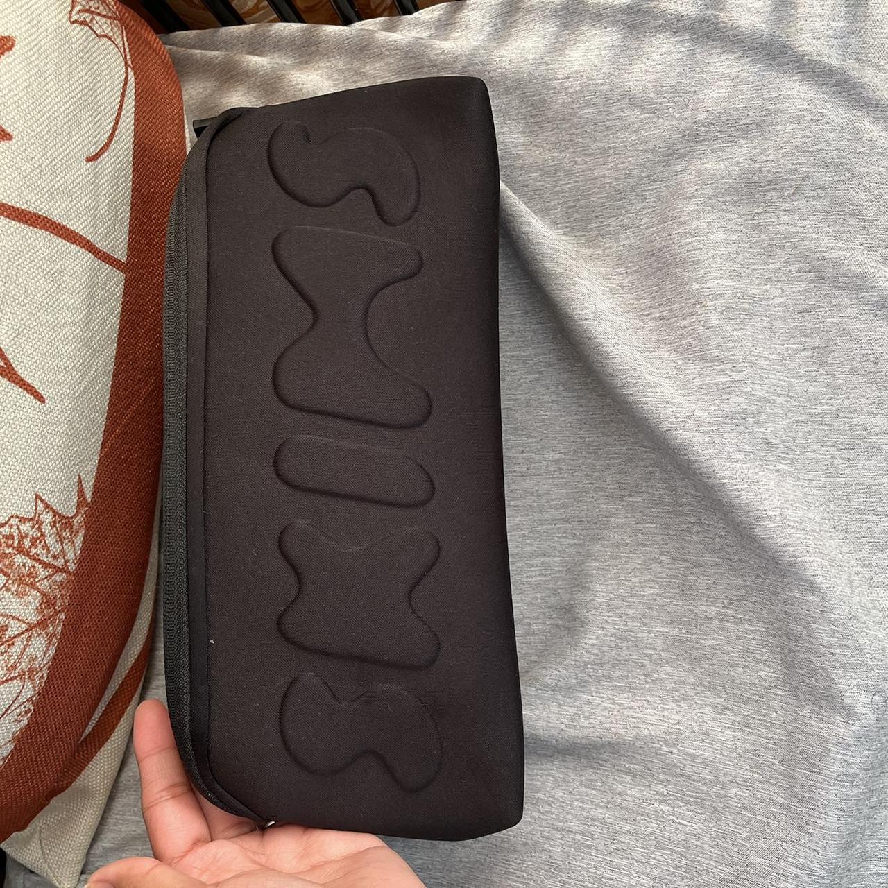 Skims makeup pouch in excellent used condition - Depop