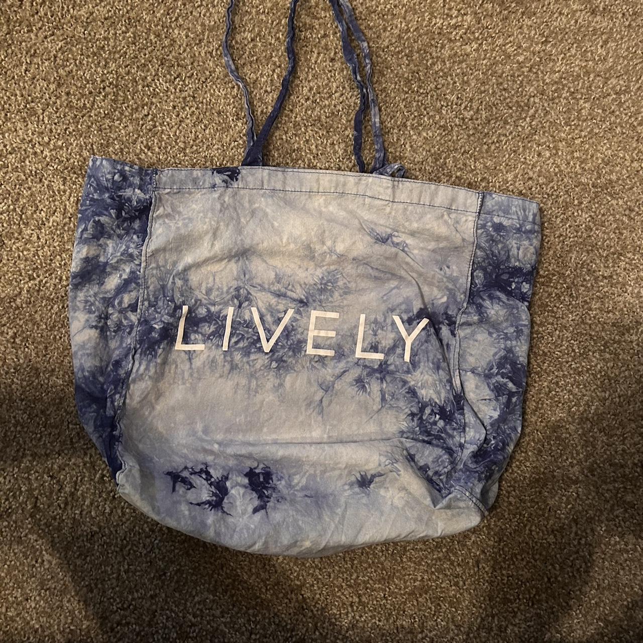 Lively tote bag Repop just have no space for it :( - Depop