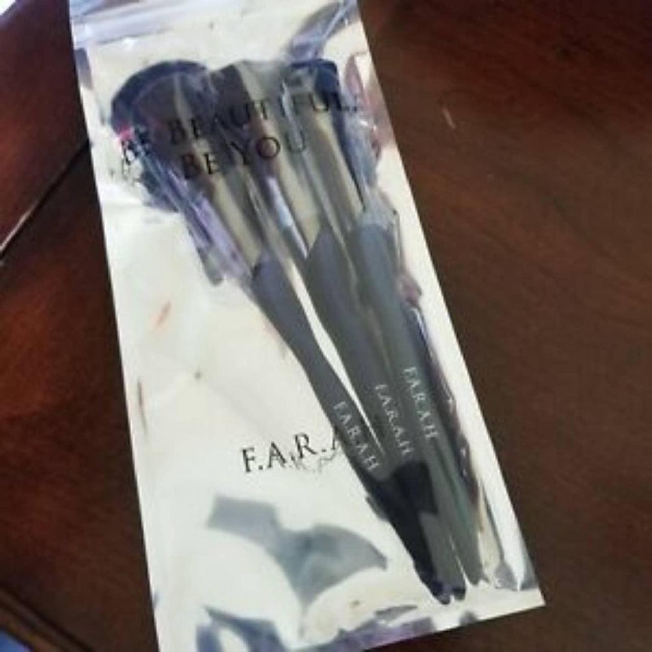 F.A.R.A.H. FARAH Be Beautiful Be You Brush Set. New... - Depop