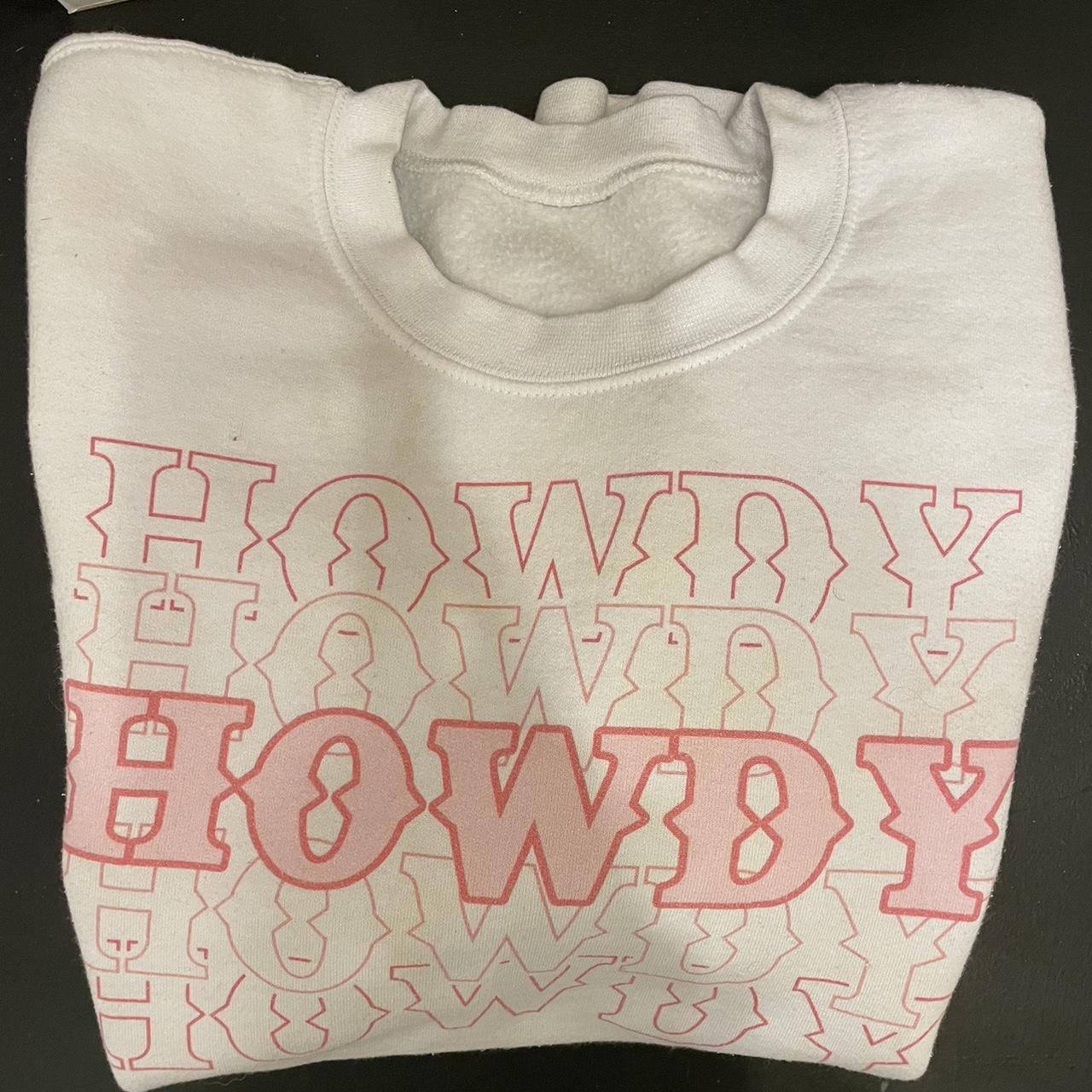 pink howdy sweatshirt no tags but fits like a xs - Depop