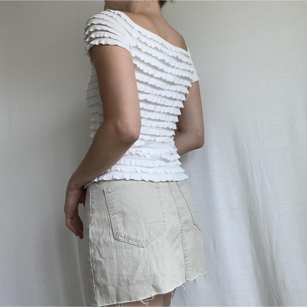 Vintage Frank Lyman White Ruffle Top. So soft and... - Depop