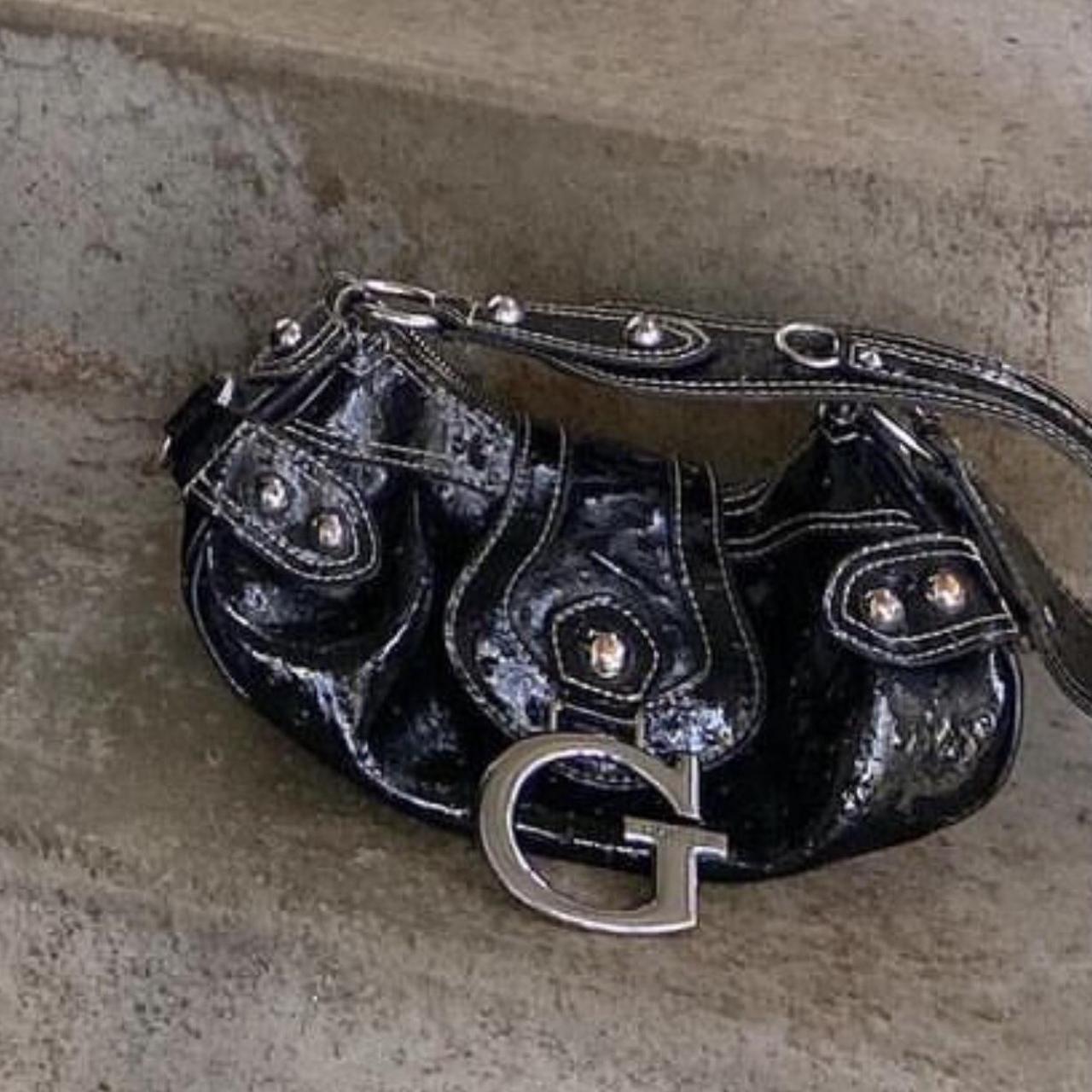 DO NOT BUY! I’m looking for a the guess bag that is... - Depop