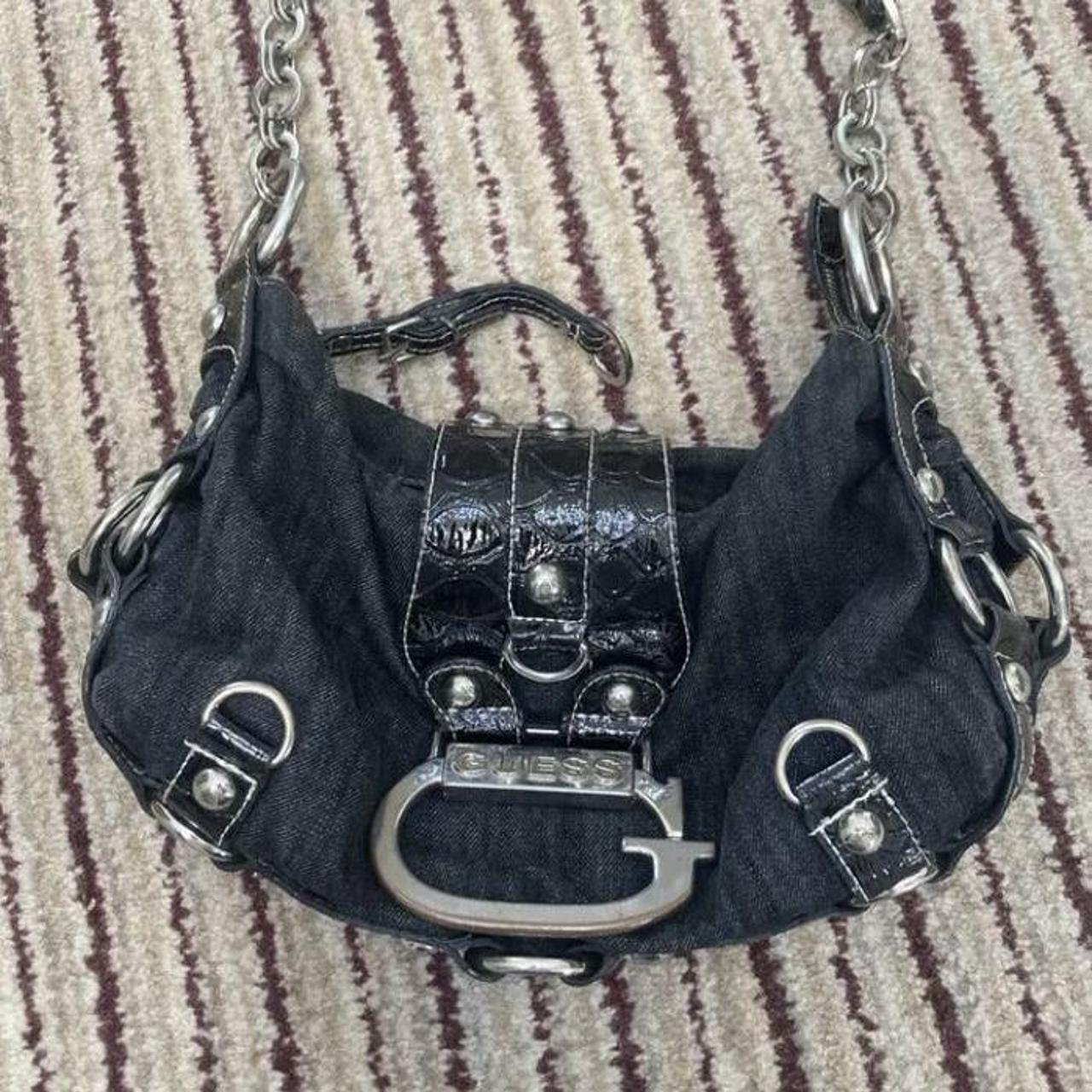 DO NOT BUY! I’m looking for a the guess bag that is... - Depop