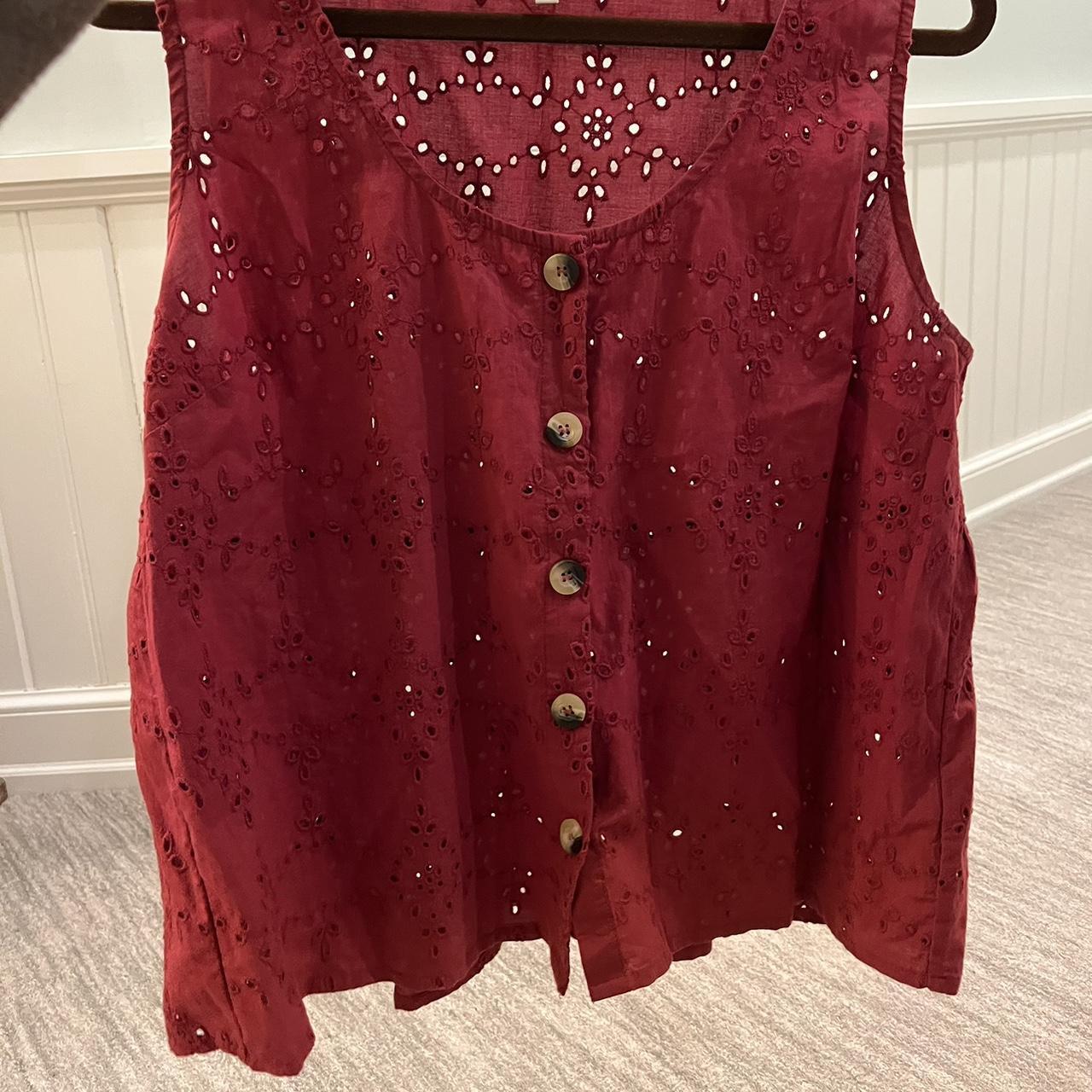 Cute fatface button up tank top that is slightly... - Depop