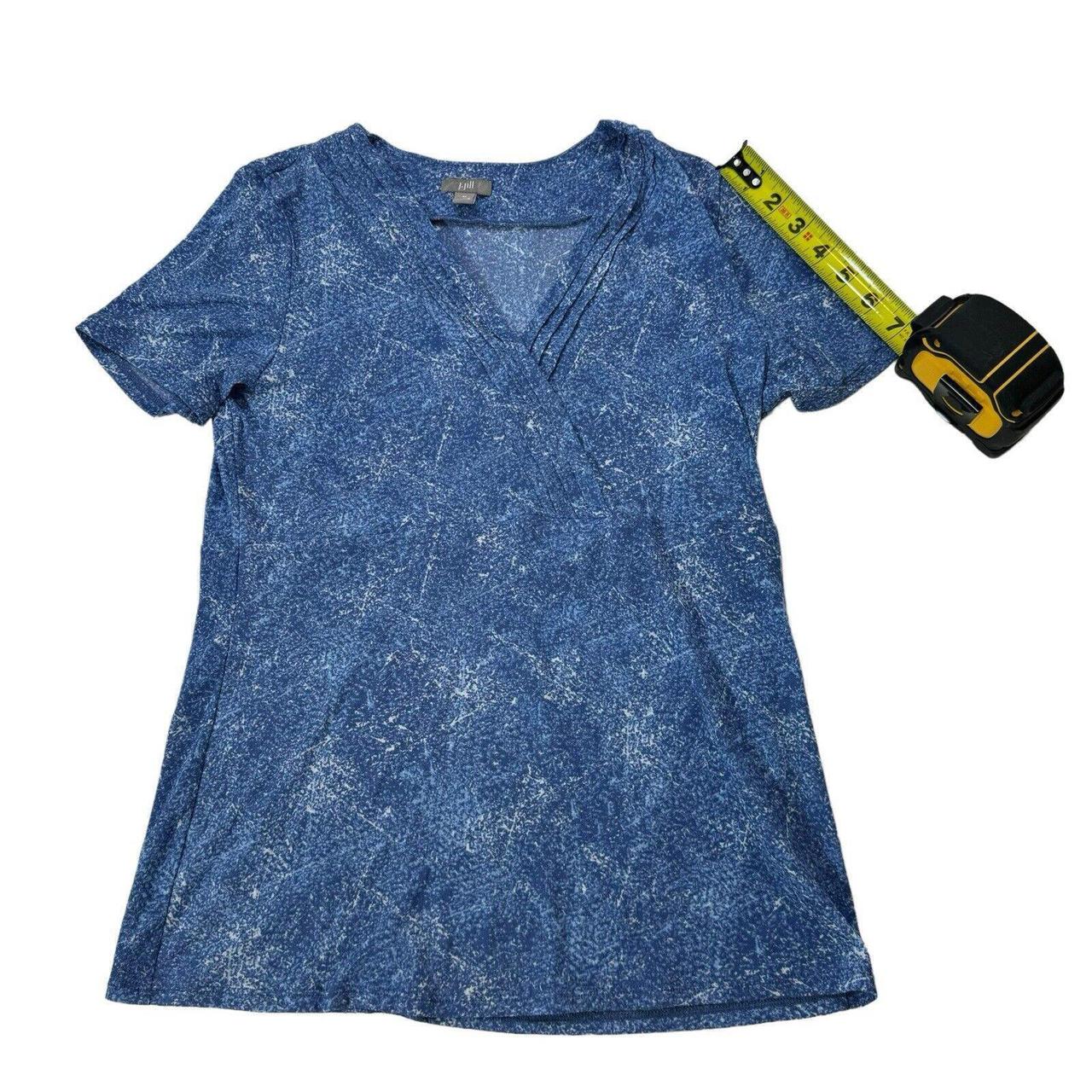 This J. Jill blue top in size M is perfect for a... - Depop