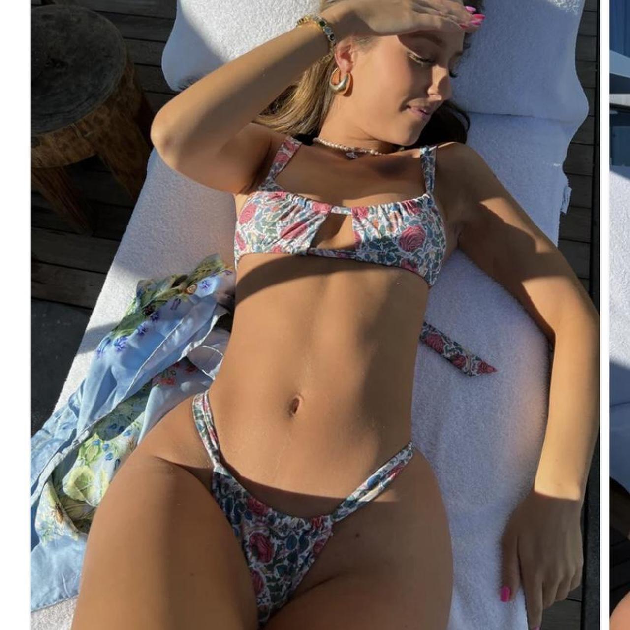 Women's Bikinis-and-tankini-sets | Depop